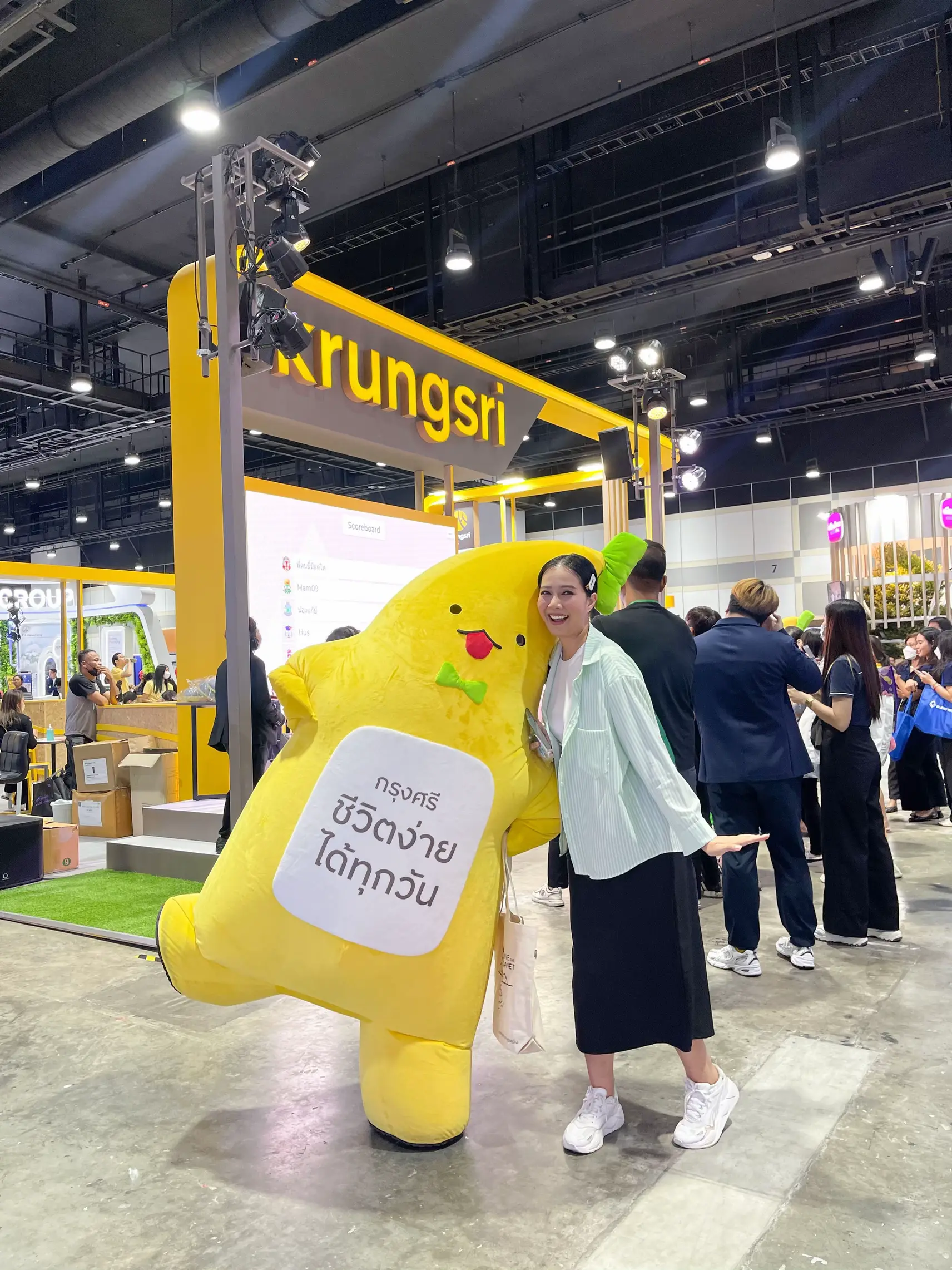 พามารับของฟรีที่งาน Money Expo | แกลเลอรีที่โพสต์โดย Ploylamai | Lemon8