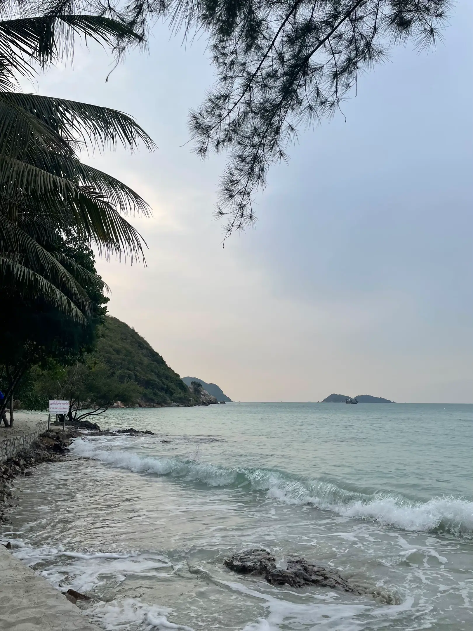 ฮีลใจที่หาดน้ำใส 🏝💗 อ.สัตหีบ จ.ชลบุรี | แกลเลอรีที่โพสต์โดย Dream | Lemon8