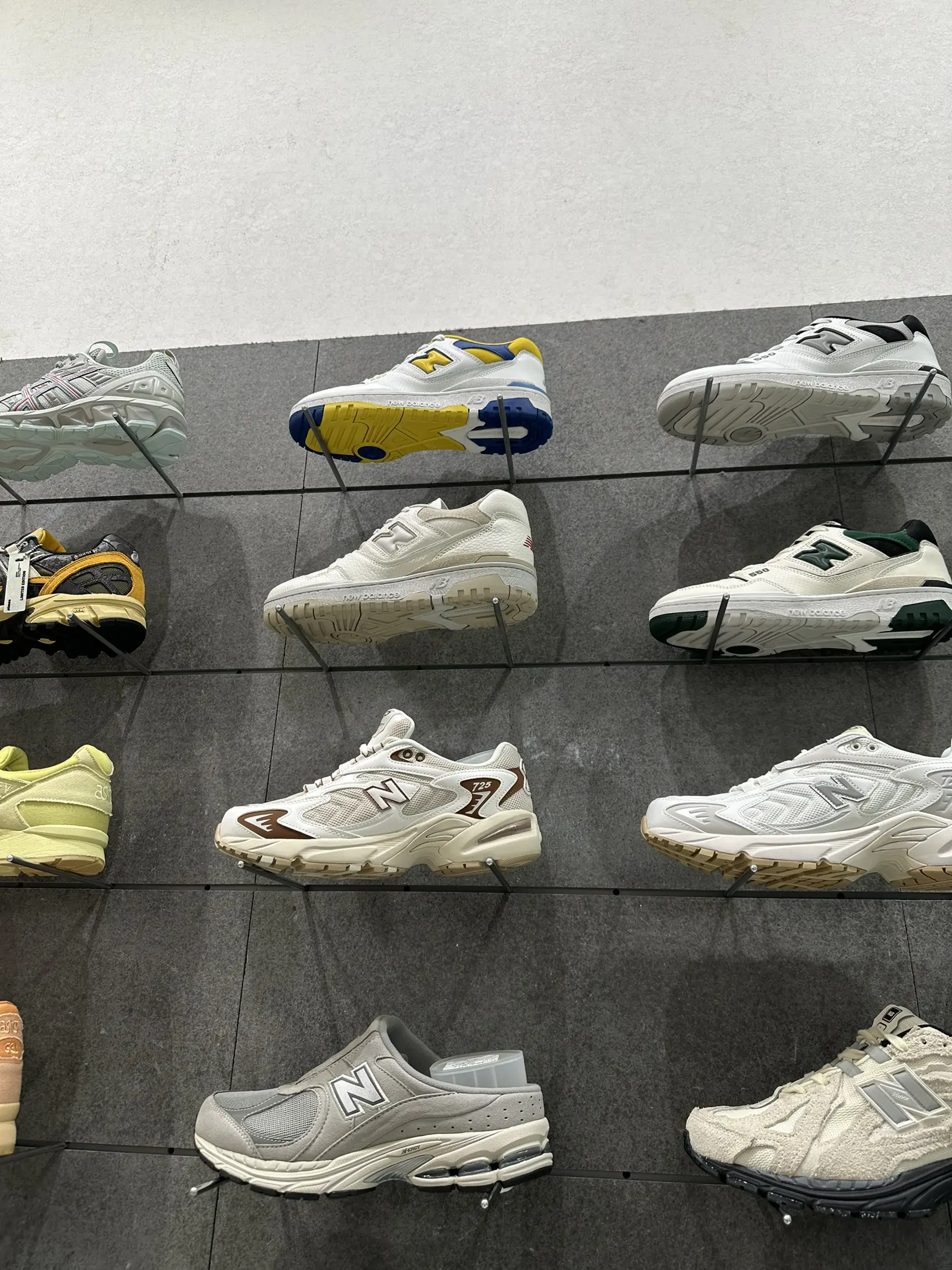 Update Sneakers ที่ Osaka 😍🇯🇵 แกลเลอรีที่โพสต์โดย Noonnong Lemon8