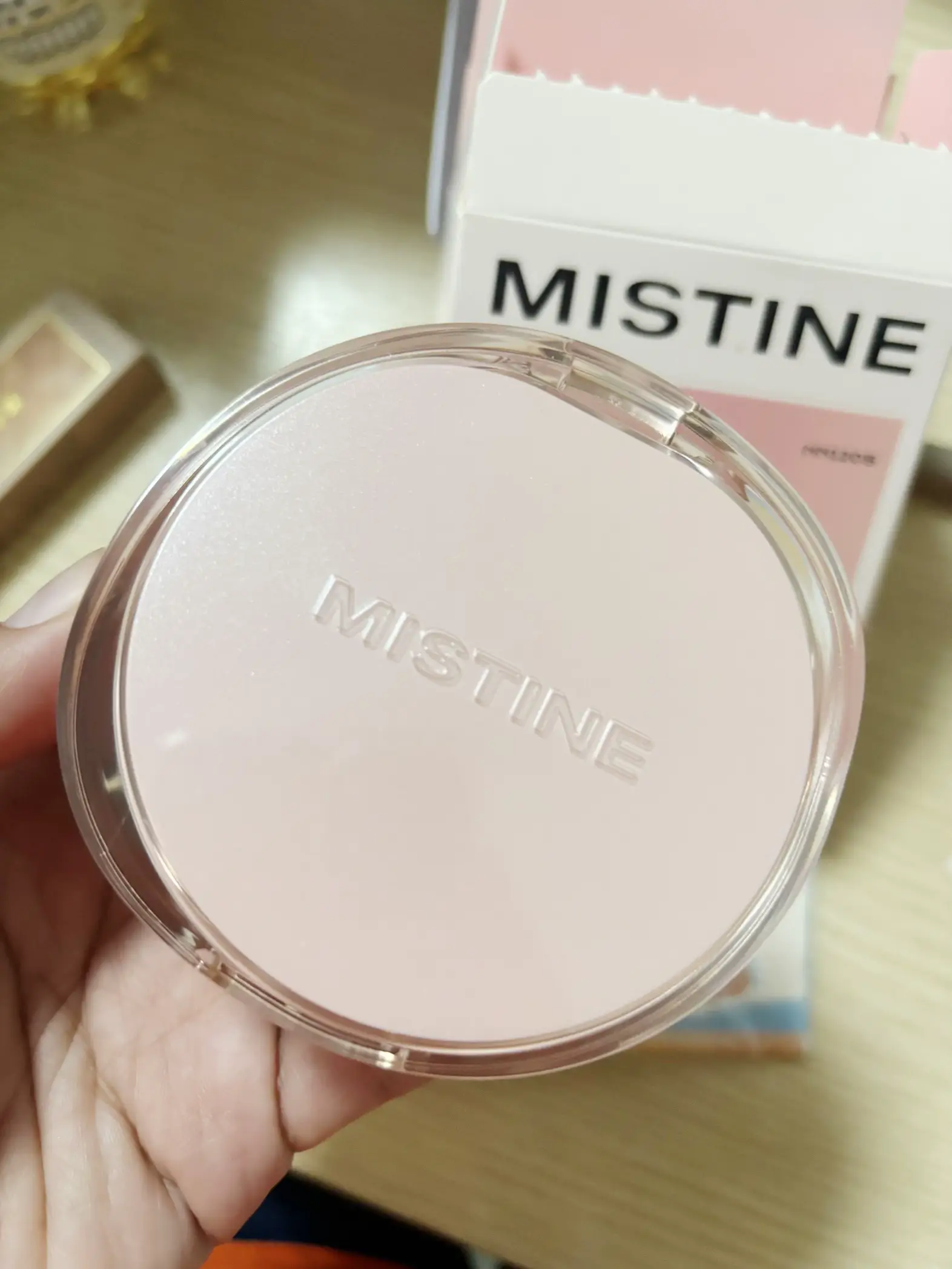 คุชชั่น Mistine สีชมพูพีช (ผิวผสม) | แกลเลอรีที่โพสต์โดย ถิงถิงเป็นแมว | Lemon8