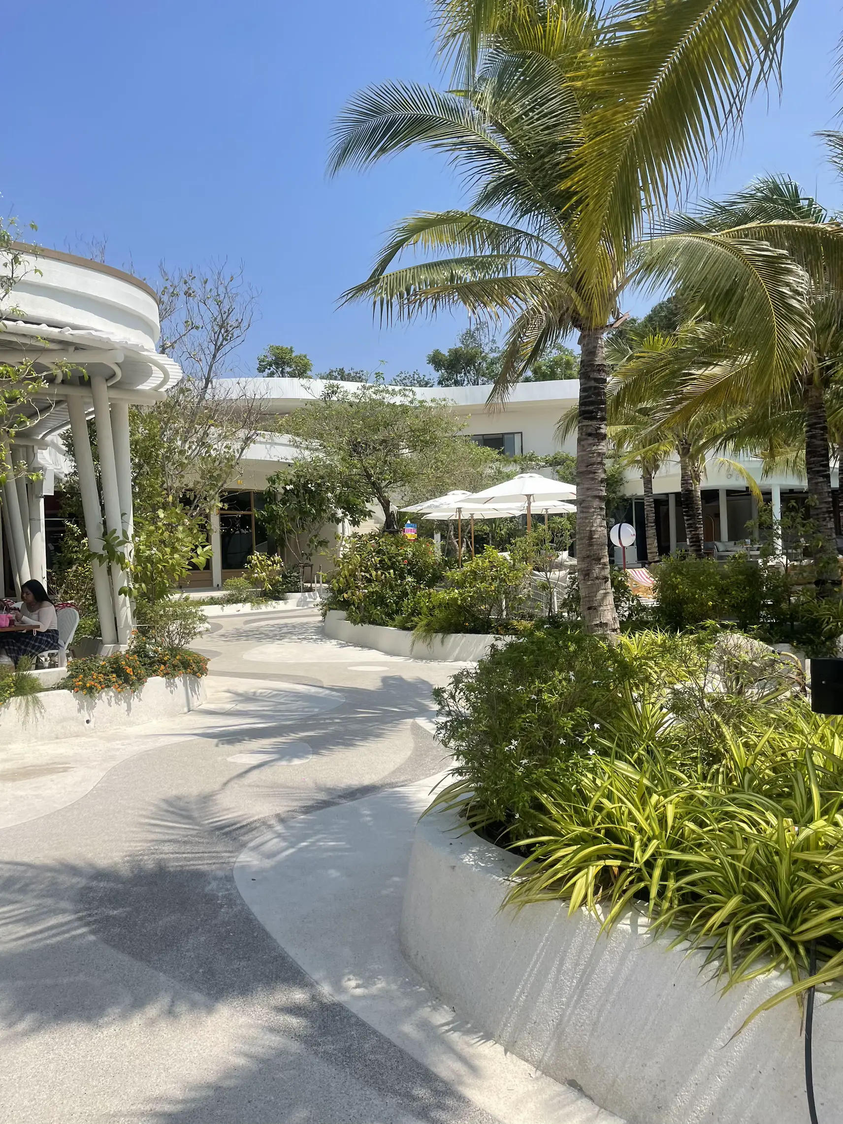 The Moment beach house restaurant | แกลเลอรีที่โพสต์โดย Aris | Lemon8