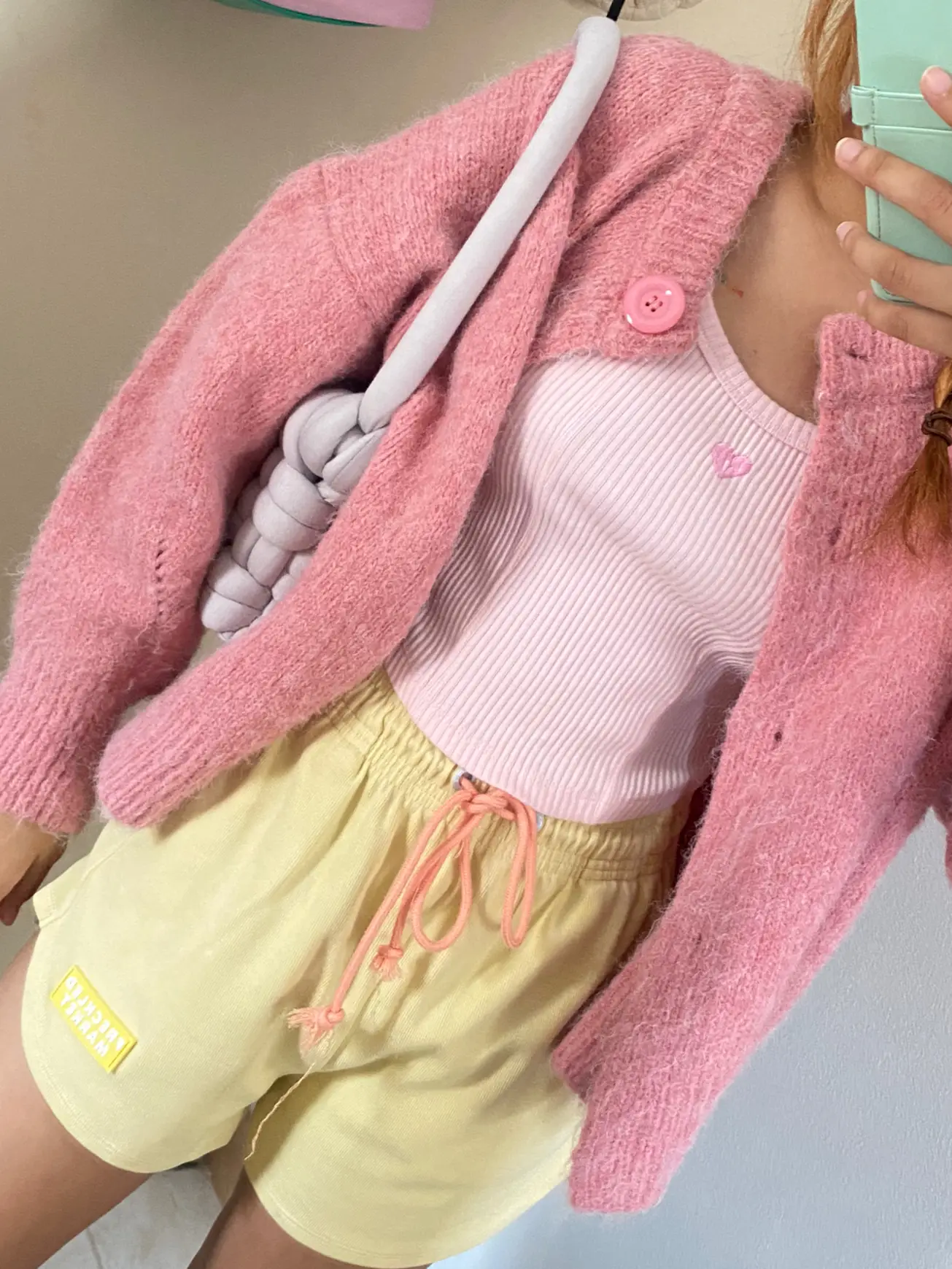 Pastel color fashion items - การค้นหาใน Lemon8