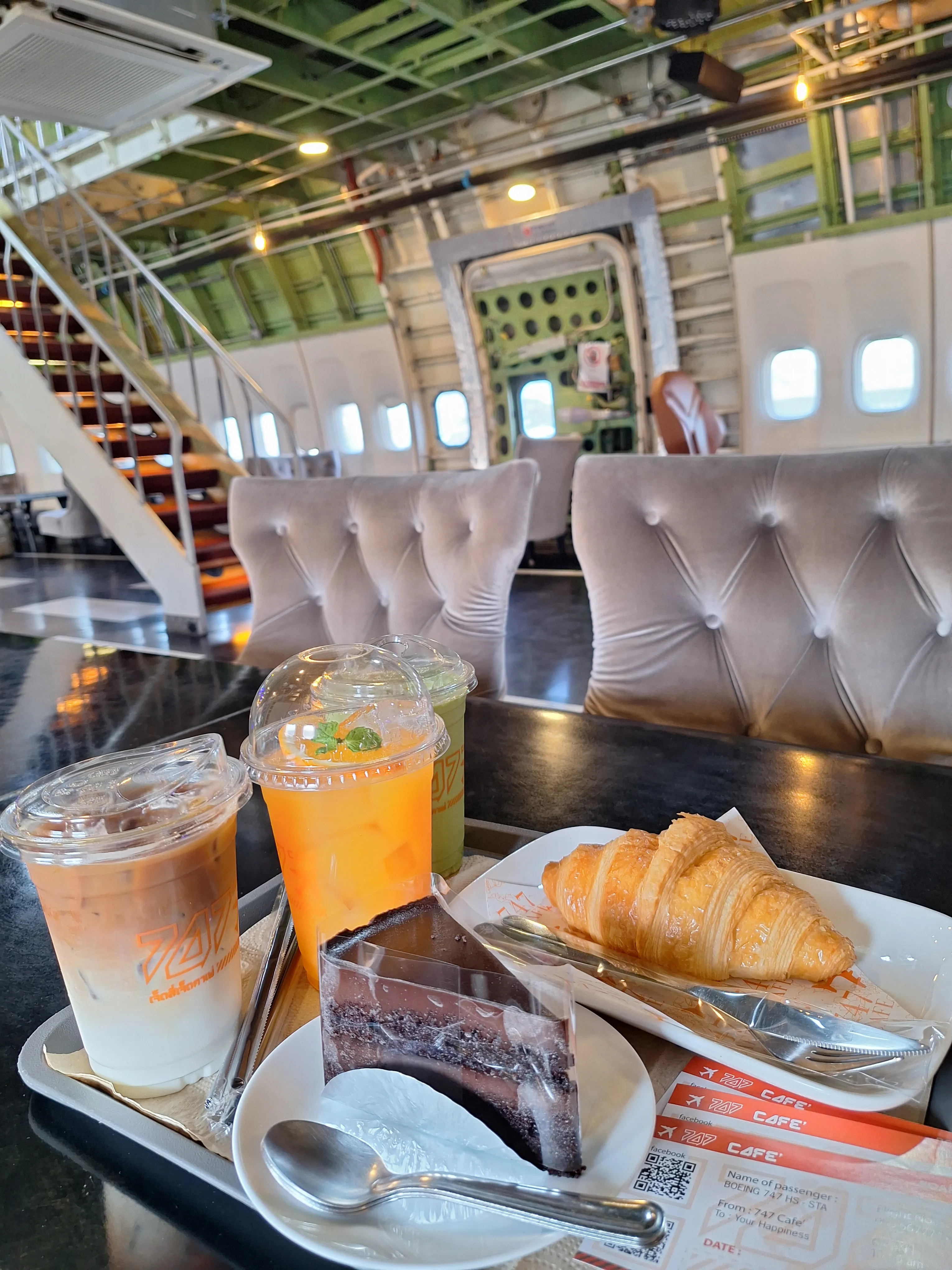 747 Cafe Lat Krabang Bangkok | Gallery posted by อี๊ดทอฝัน246 | Lemon8