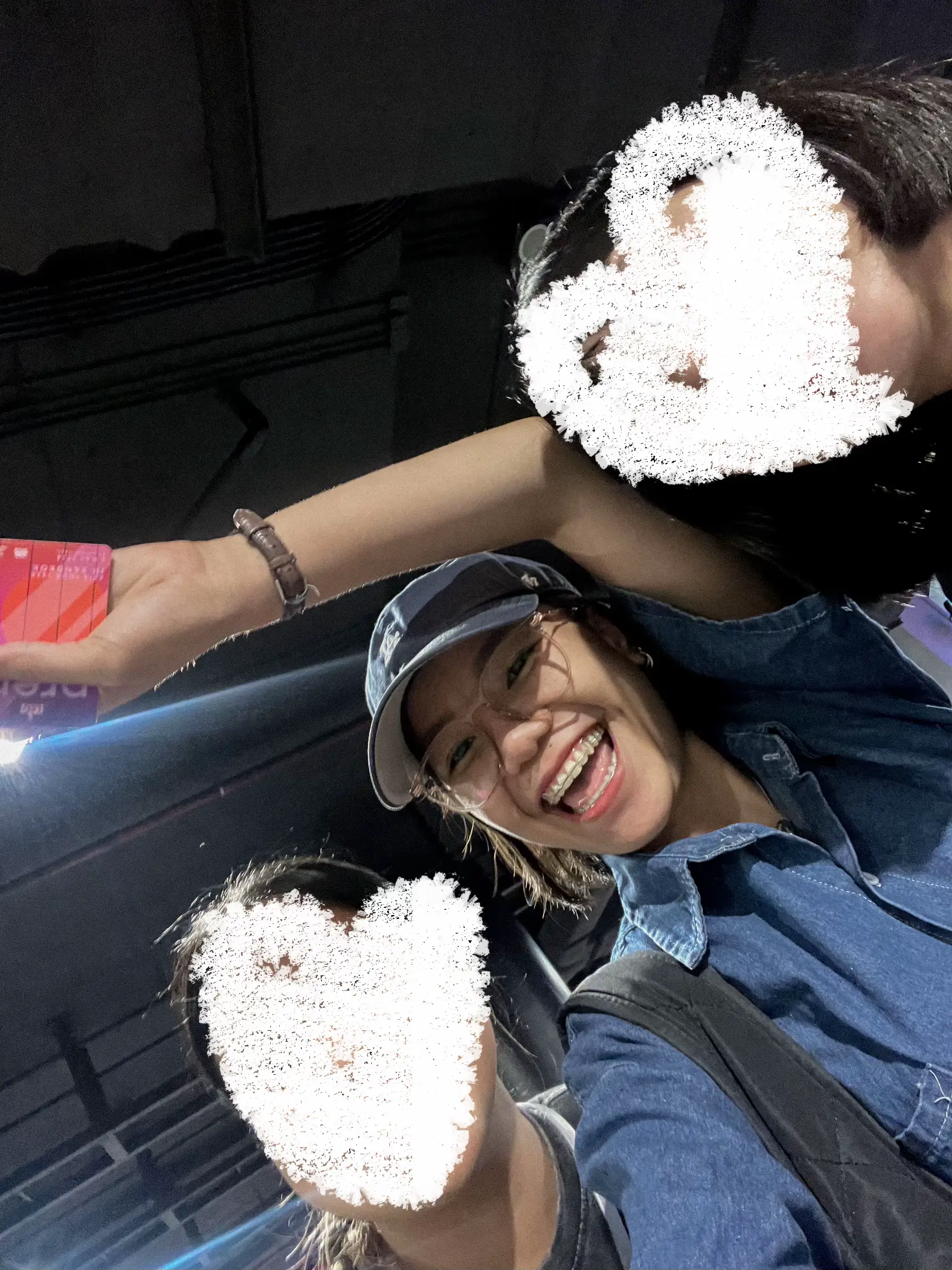 OOTD ลุคชิลๆ ไปดูคอนเสิร์ตวงโปรด🎶🎼🎤 | แกลเลอรีที่โพสต์โดย koi | Lemon8