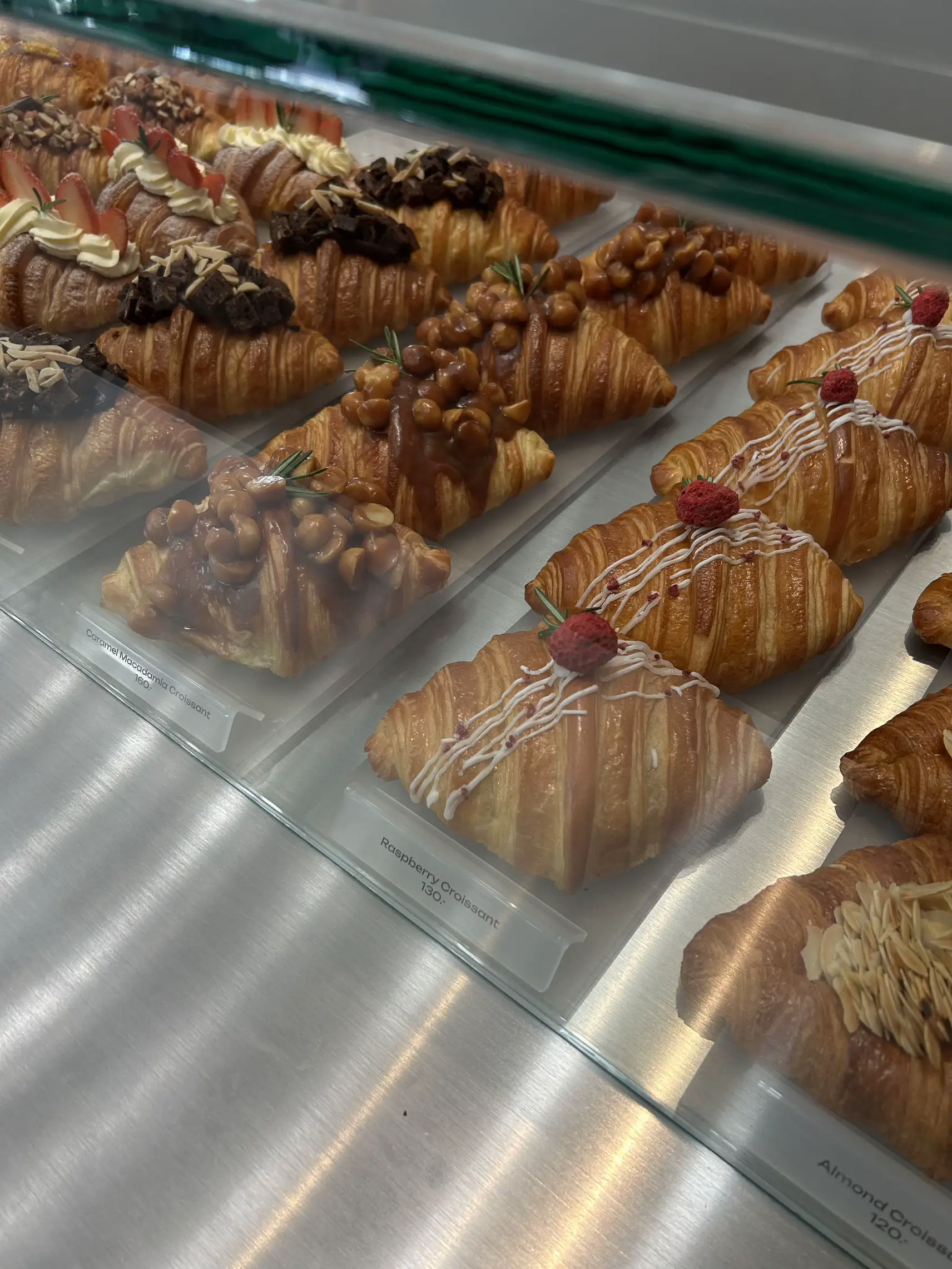 [ 160 c pastry & specialty coffee ] | แกลเลอรีที่โพสต์โดย neinunta | Lemon8