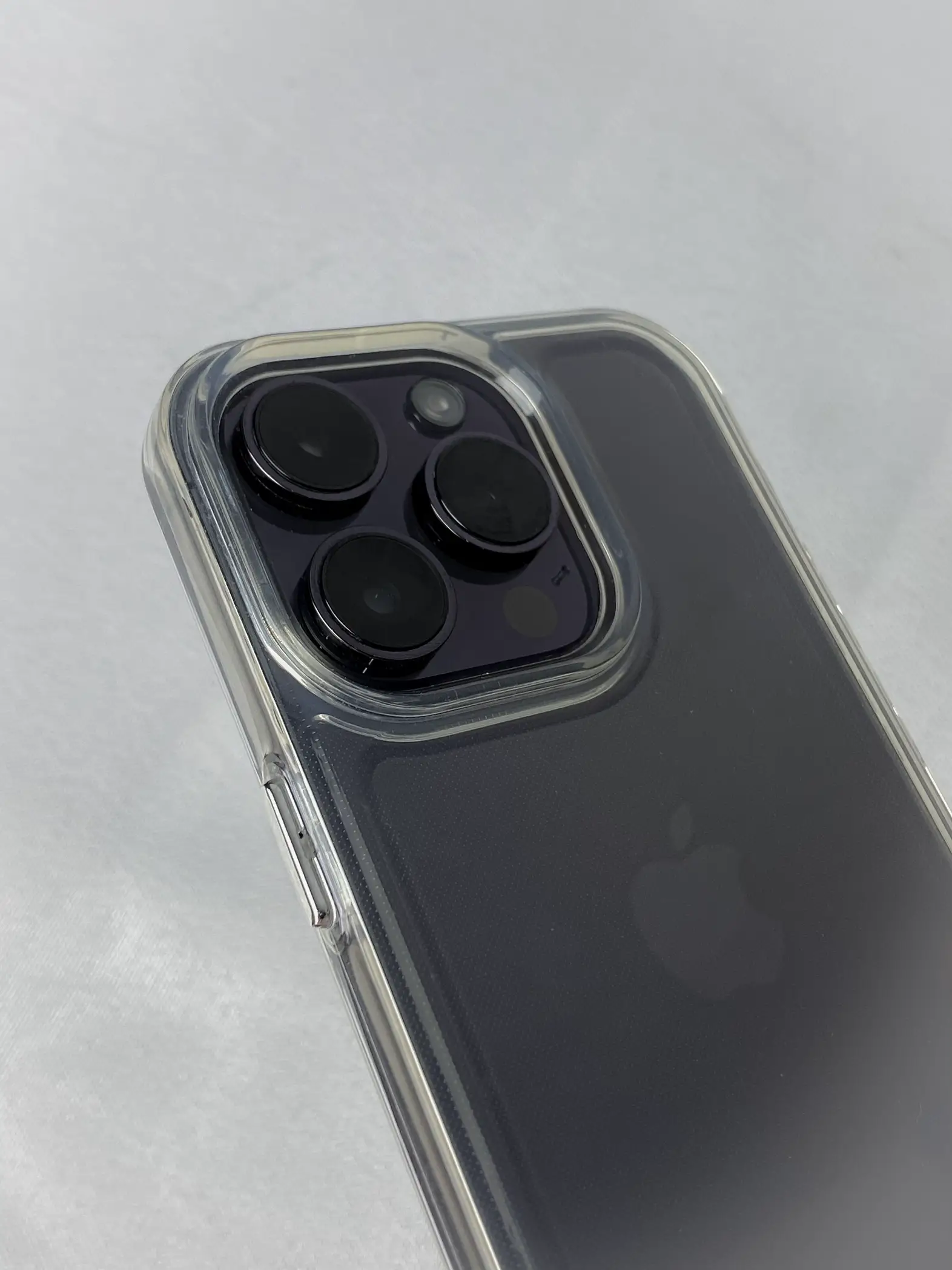 Case iPhone 14 Pro แบบใส📱 💖 | แกลเลอรีที่โพสต์โดย Suphansa Saelia | Lemon8