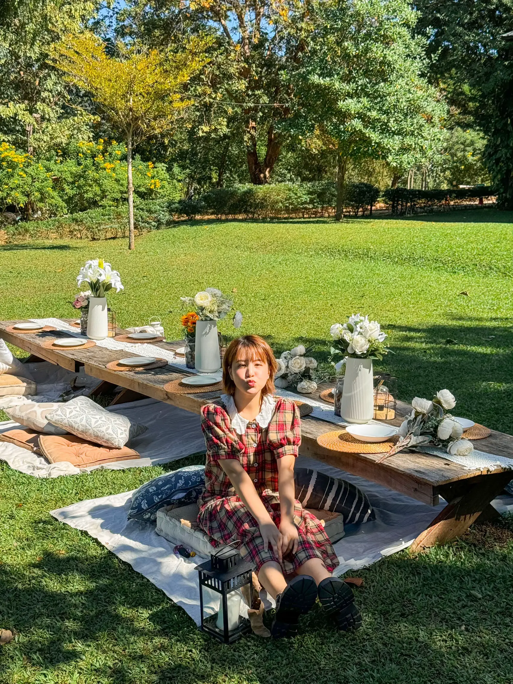 มุมถ่ายรูปริมน้ำ หนุบหนิบใจ ที่ Lakeview Cafe 🎄 #กาญจนบุรี | แกลเลอรี ...