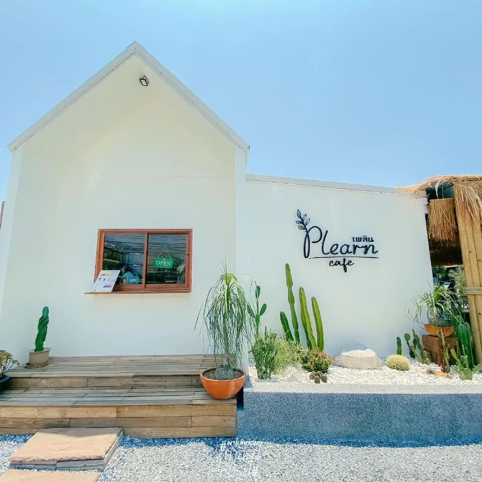 Plearn Cafe Bangpu คาเฟ่น่ารักๆที่บางปู | แกลเลอรีที่โพสต์โดย พาไปด้วย | Lemon8