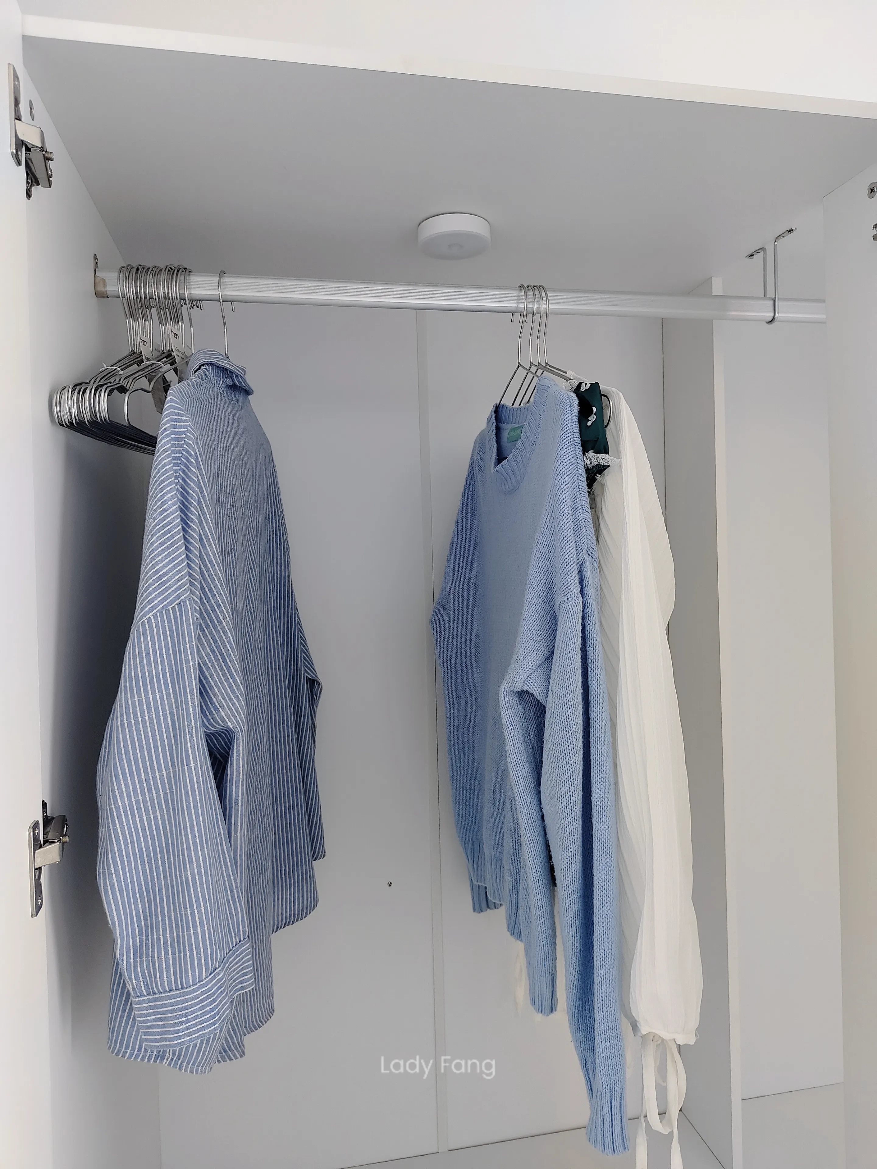 รีวิวตู้เสื้อผ้าสวยมินิมอล งบ 3xxx | แกลเลอรีที่โพสต์โดย LADY FANG 🍋 ...