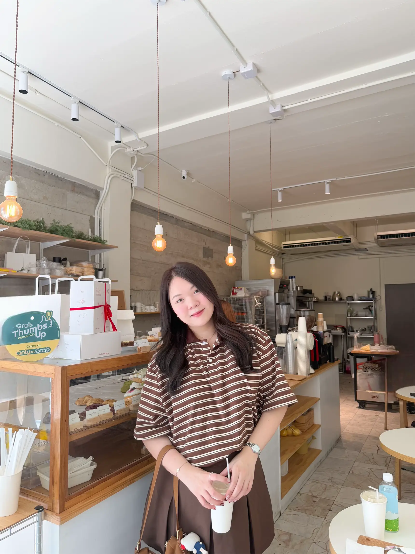 ป้ายยาเสื้อผ้าสาวอวบ สีPantane 2025 - Mocha Mousse | แกลเลอรีที่โพสต์โดย Yokk♡ | Lemon8