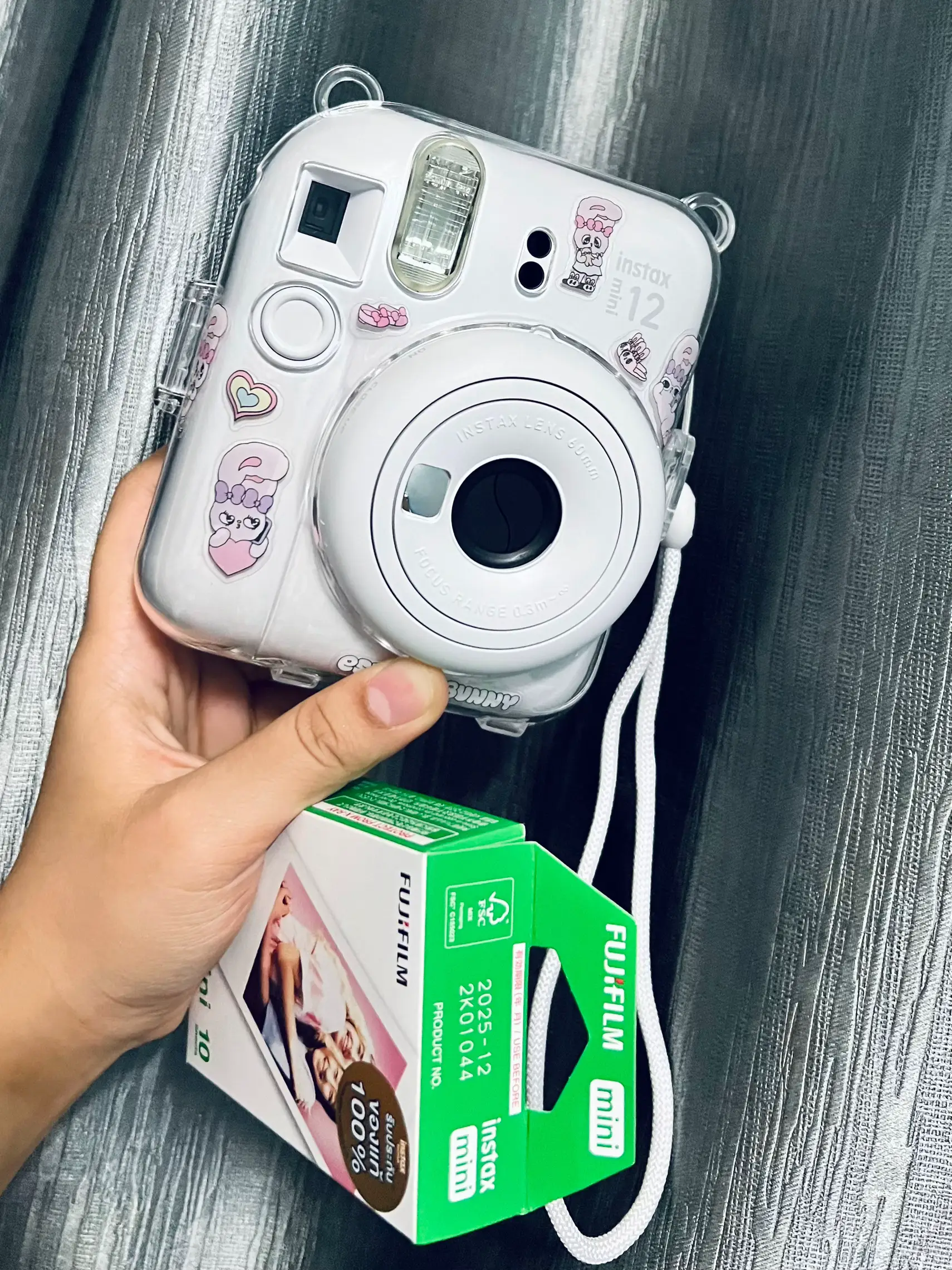fujifilm instax mini 12🐰🤳🏼💗 | แกลเลอรีที่โพสต์โดย 𝙥𝙖𝙧𝙞𝙘𝙝𝙖𝙩 | Lemon8