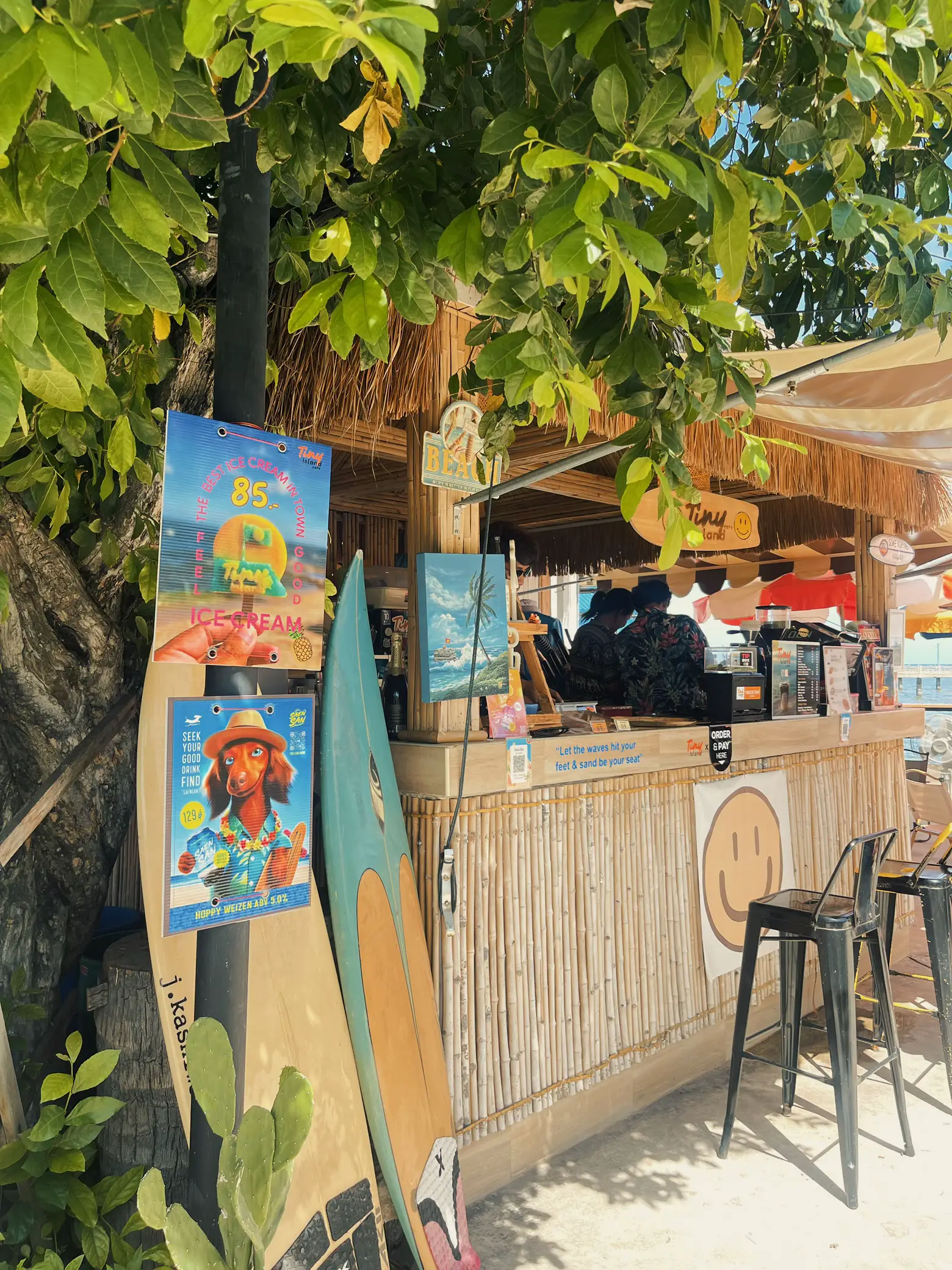 Tiny Island Cafe' - คาเฟ่ลับบนเกาะเล็กๆ ริมทะเลบางแสน⛱️ | แกลเลอรีที่โพสต์โดย Prim Diary | Lemon8