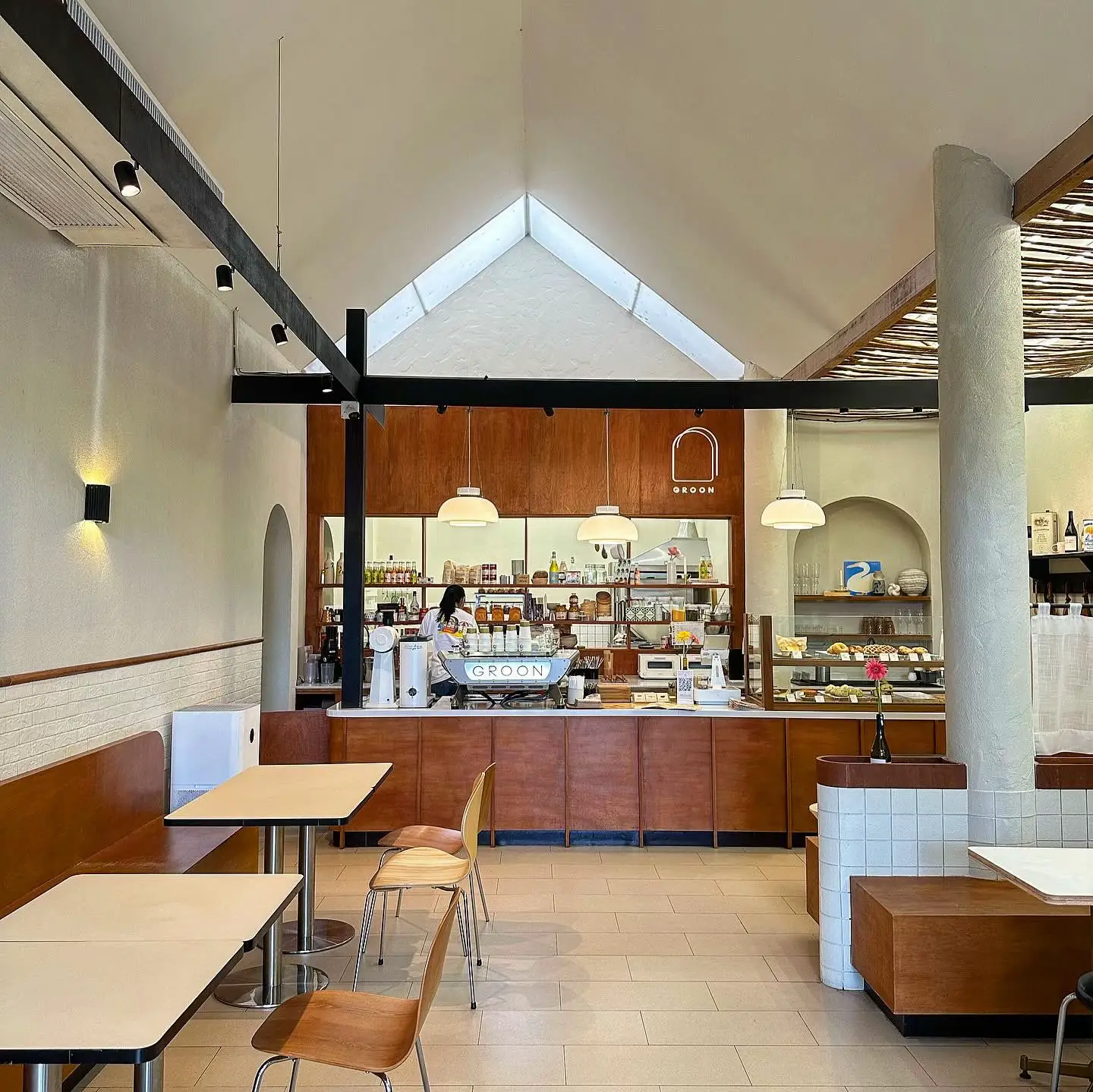 GROON : คาเฟ่สุดมินิมอลย่านนิมมาน ครบ จบ ทั้งกาแฟดี ถ่ายรูปปัง | แกลเลอ ...
