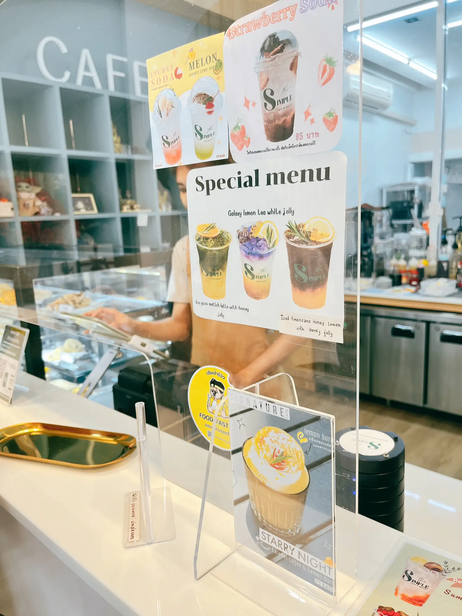 𝐓𝐡𝐞 𝐬𝐢𝐦𝐩𝐥𝐞 𝐜𝐚𝐟𝐞&𝐛𝐚𝐤𝐞𝐫𝐲 : คาเฟ่สไตล์อิตาลีที่ขอนแก่น | แกลเลอรีที่โพสต์โดย 𝒚𝒂𝒐𝒏𝒙𝒏𝒊 | Lemon8