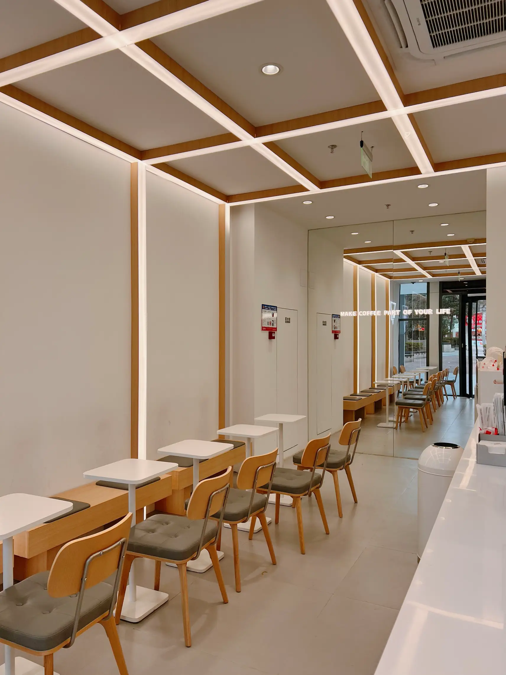 ลอง Iced Grape Americano 🍇 @MANNER COFFEE คาเฟ่จีน 🇨🇳 | แกลเลอรีที่ ...