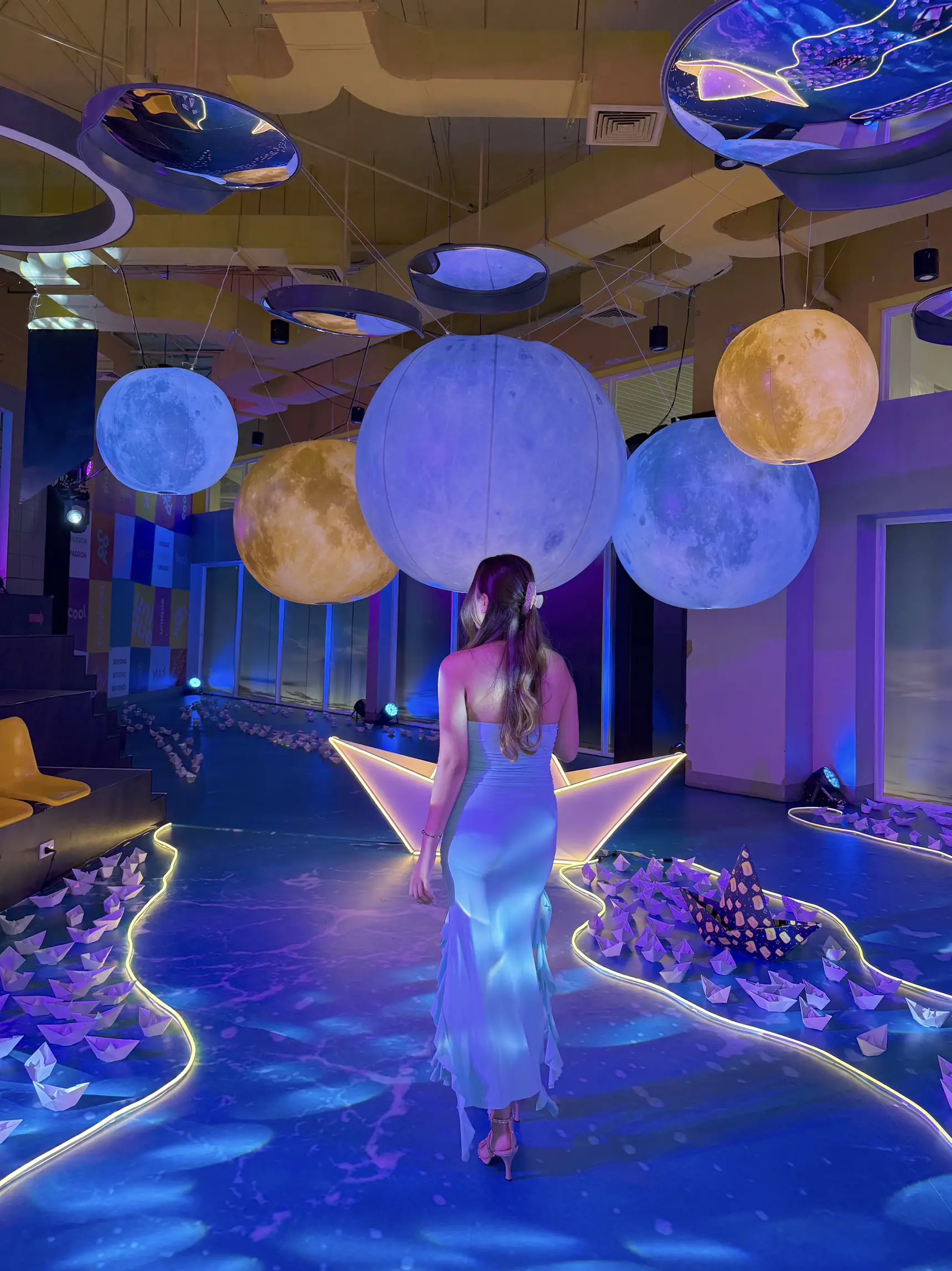 ร่วมสนุกกับเทศกาลลอยกระทง🌕🪷ในงาน Full Moon Festival | แกลเลอรีที่โพสต์โดย 3Sisติดเที่ยว | Lemon8