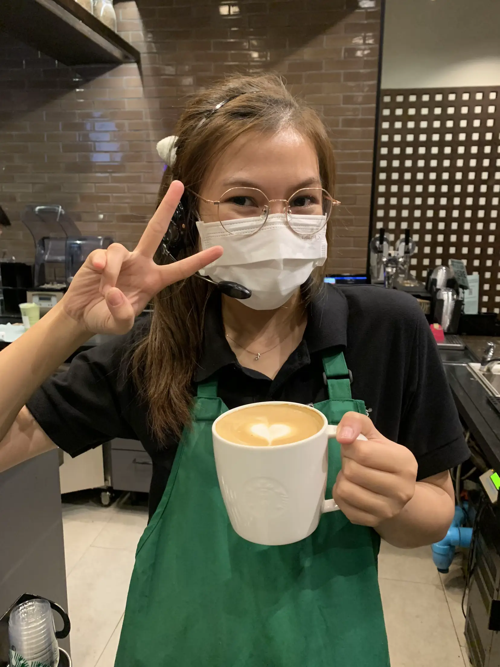รีวิวความยากของการทำงานที่starbuck | แกลเลอรีที่โพสต์โดย ST_mp | Lemon8