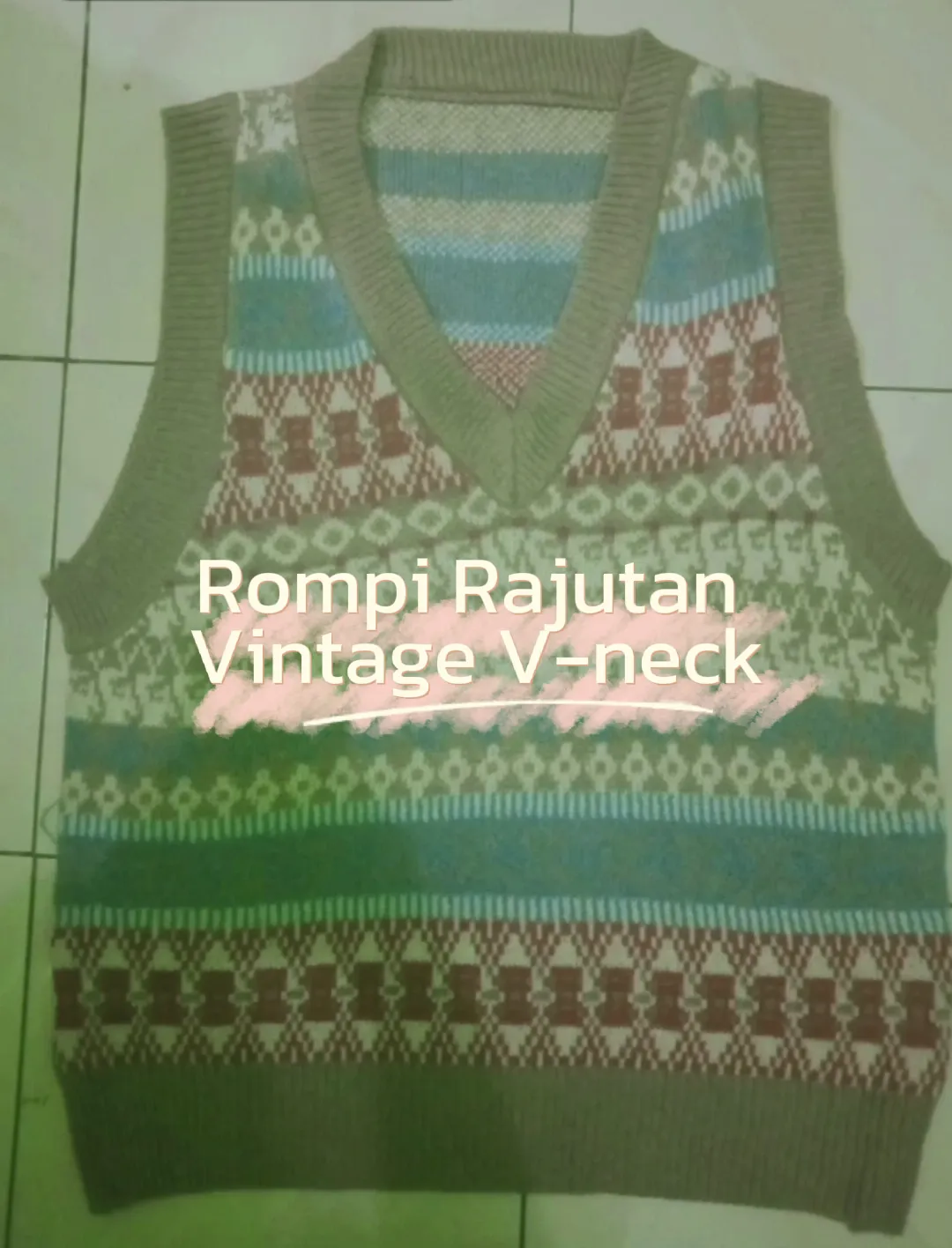 Rompi Rajutan Vintage V-neck | Galeri diposting oleh amelia | Lemon8