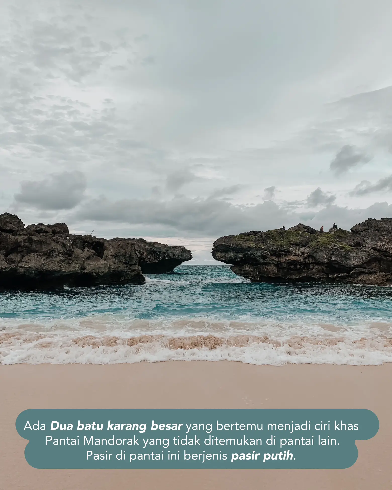 Pantai unik, ada 2 Batu Karang Besar | Galeri diposting oleh oessella ...