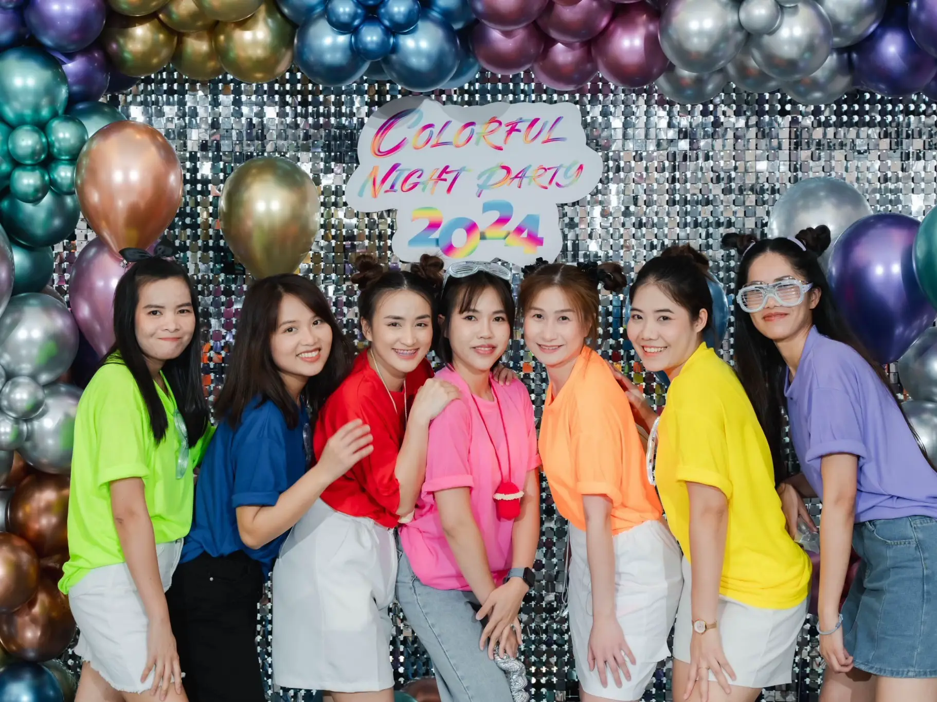 20 ไอเดียยอดนิยมเกี่ยวกับ Colorful Style Party ในปี 2025