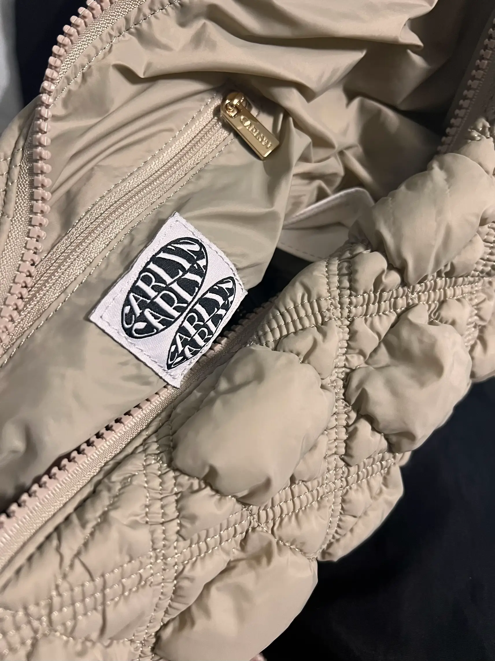 Carlyn Cozy M Bag🧸👜👛💗 | Gallery posted by 𝙋𝙧𝙘 𝙎𝙖𝙞 | Lemon8