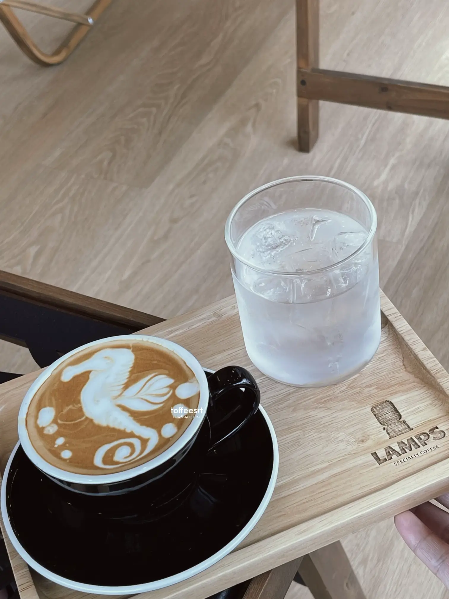 LAMPS Specialty Coffee คาเฟ่เปิดใหม่นครปฐม ใกล้องค์พระ | แกลเลอรีที่โพสต์โดย toffeesrt | Lemon8