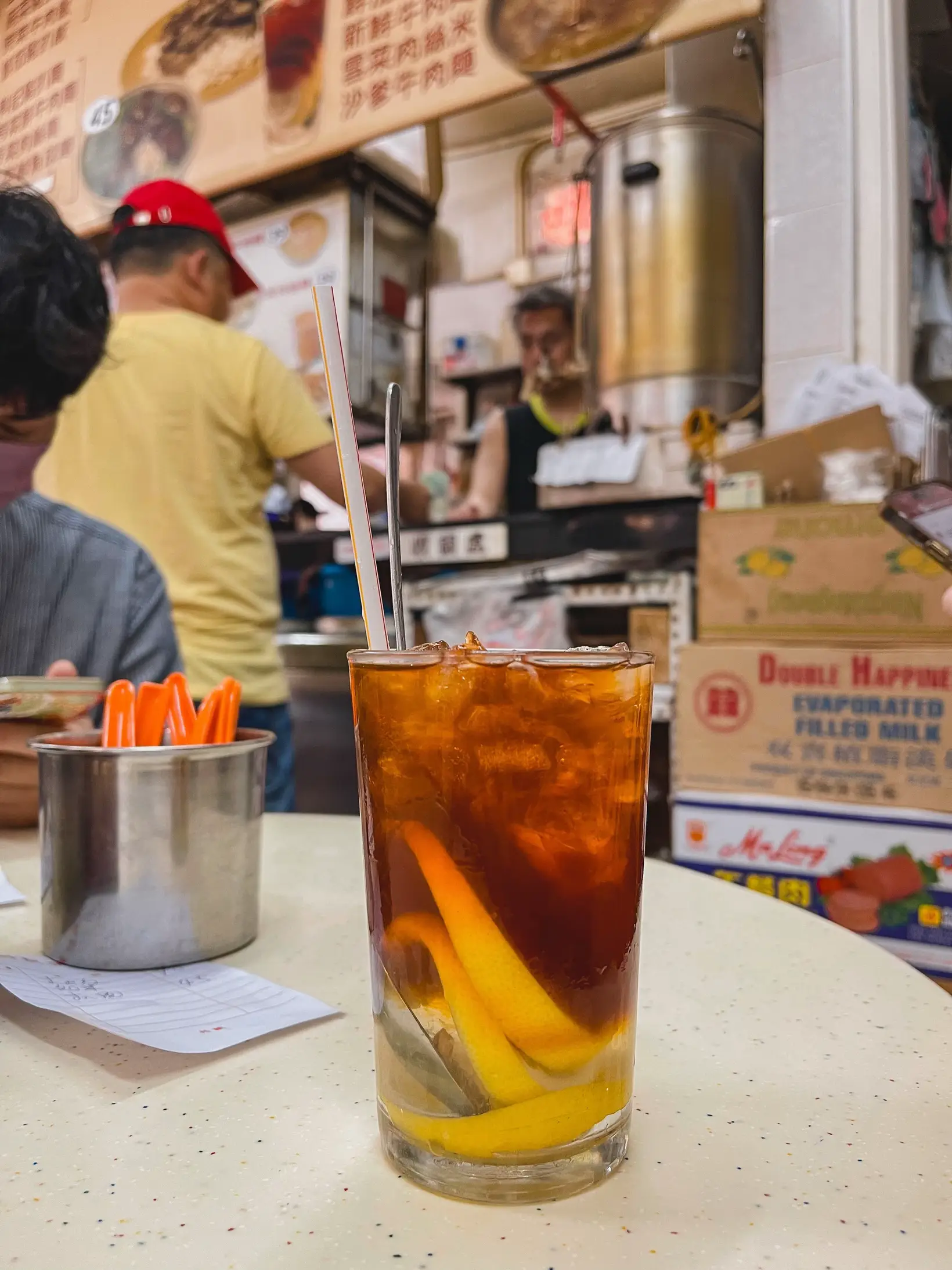 รวม 10 คาเฟ่ฮ่องกง🇭🇰 ฉบับสายมินิมอล และ ชาฮ่องกงแบบโลคอล | แกลเลอรีที่โพสต์โดย toffeesrt | Lemon8