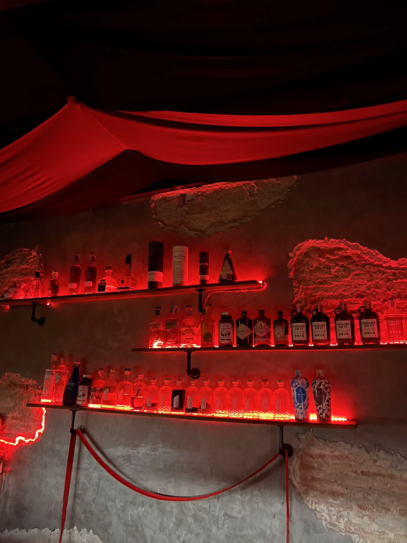 📍julii bar @ย่านเสนานิคม | แกลเลอรีที่โพสต์โดย Fishinthepool | Lemon8