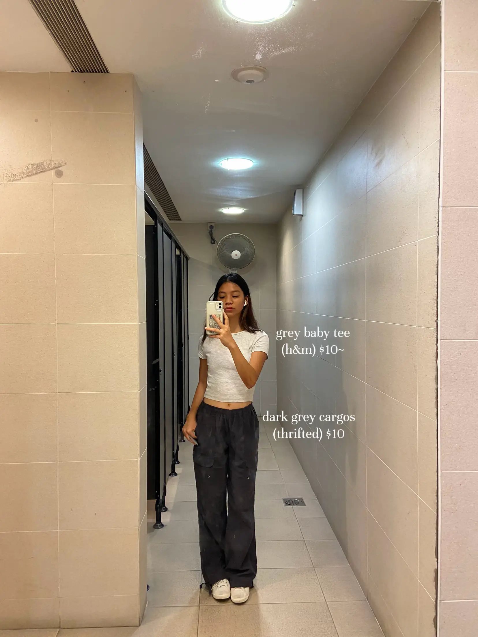 basic outfits~🧍💅🔀 (keeping a capsule wardrobe) | แกลเลอรีที่โพสต์โดย estcrumbs | Lemon8