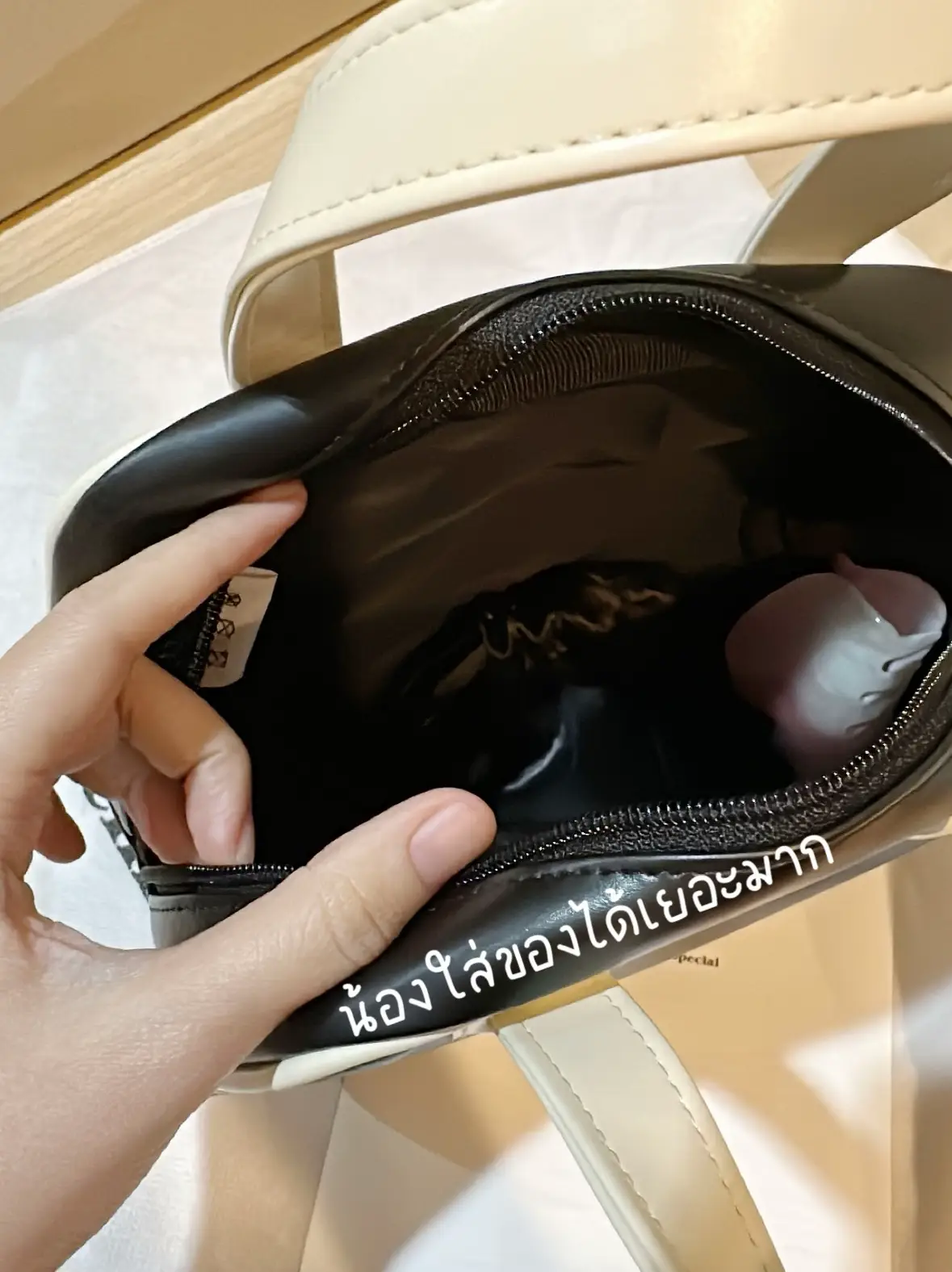 หมวกลูกฟูก รุ่นฮิต แบรนด์เกาหลีEMIS ของแท้ ดูยังไง?? | วิดีโอที่เผยแพร่โดย Norae-Bang | Lemon8