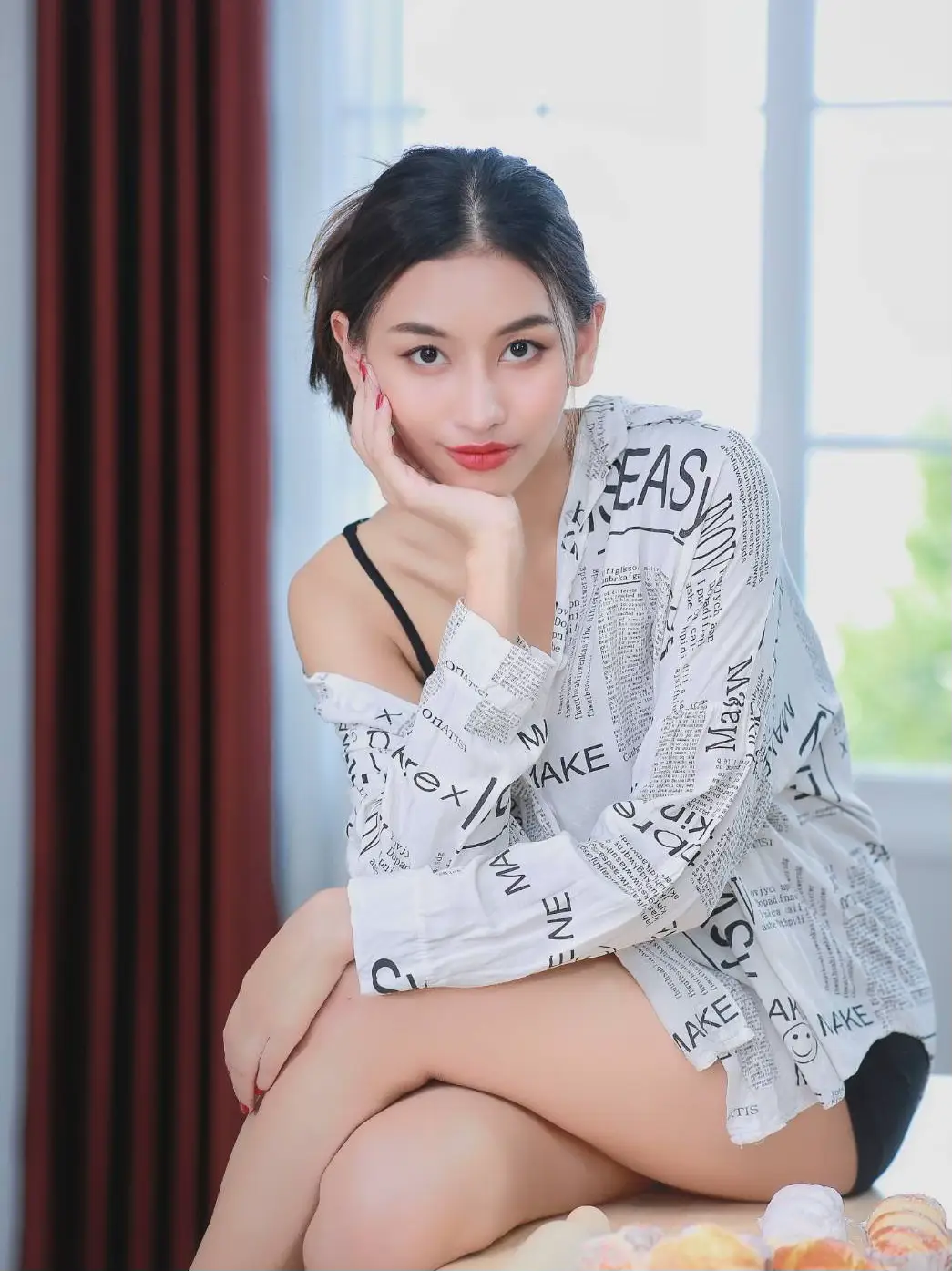 ไอเดียท่าโพสต์ถ่ายรูป 🍋 | แกลเลอรีที่โพสต์โดย Kanokwan N. | Lemon8