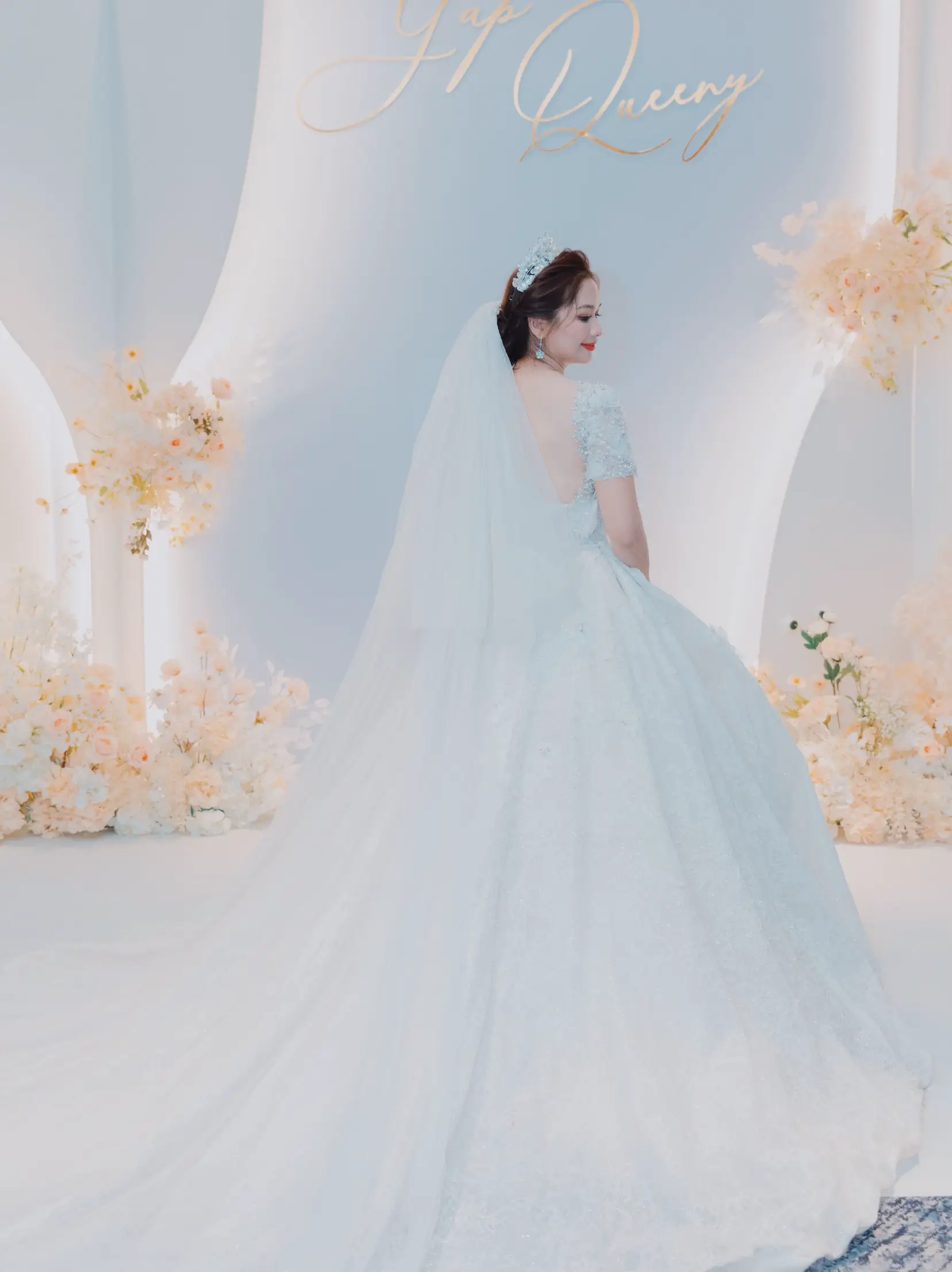 แจกพิกัดเดรสใส่ไปงานแต่งเรียบๆสวยหรูดูแพง ปังง! 💃🏻 | แกลเลอรีที่โพสต์โดย Tianiwu | Lemon8