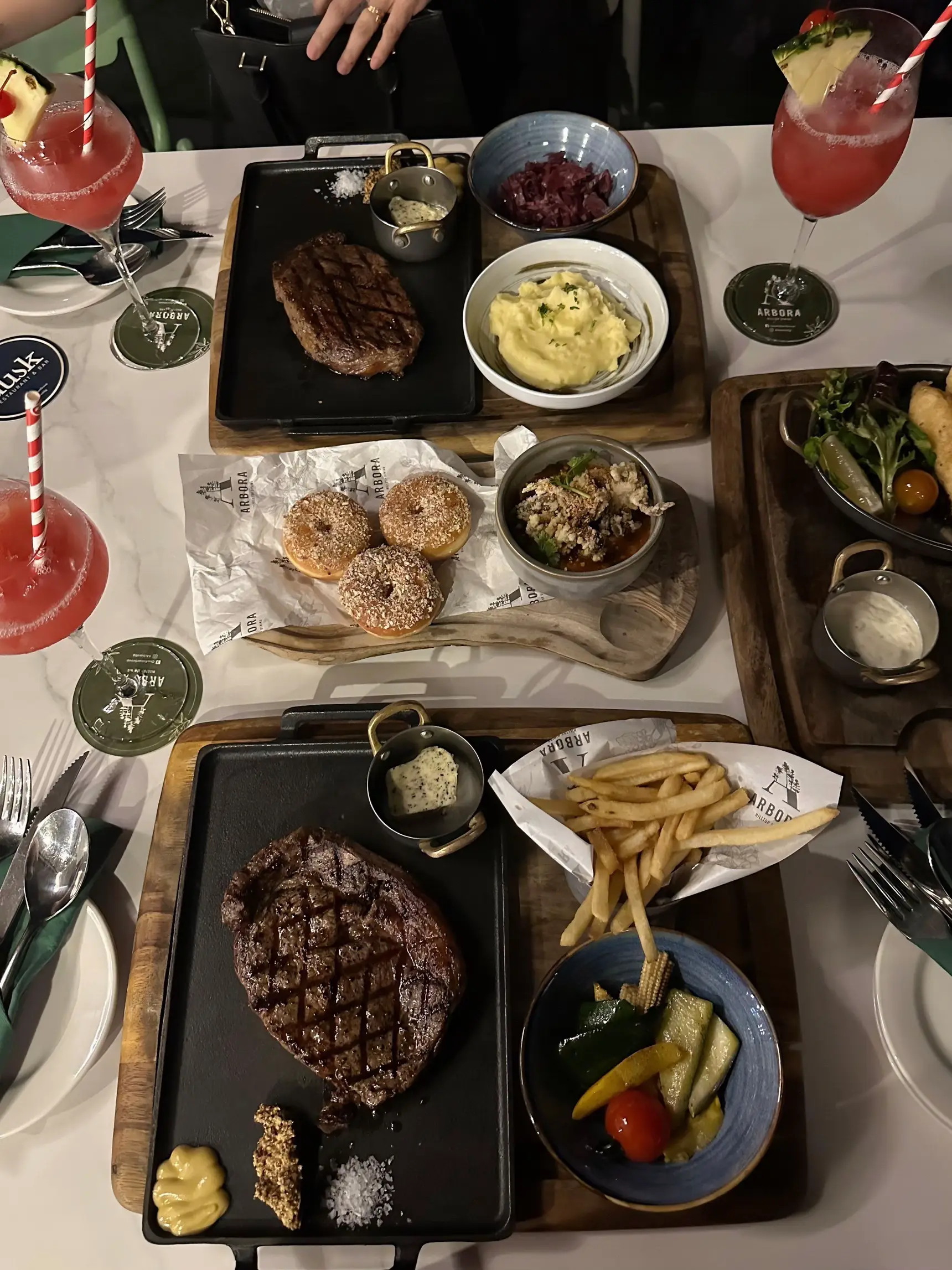 steak dinner for ur first date 💋 with a nice view | Gallery posted by っ )っcami ♥ | Lemon8