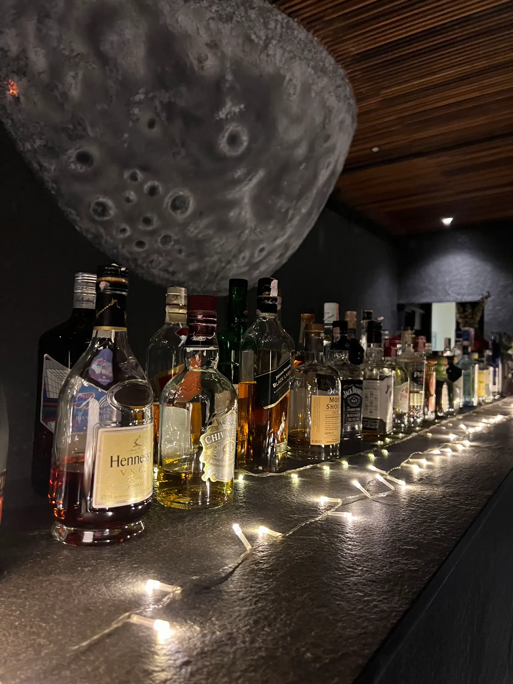 Over the moon sky lounge | Rooftop bar ที่ต้องไปโดน 💥 | แกลเลอรีที่ ...