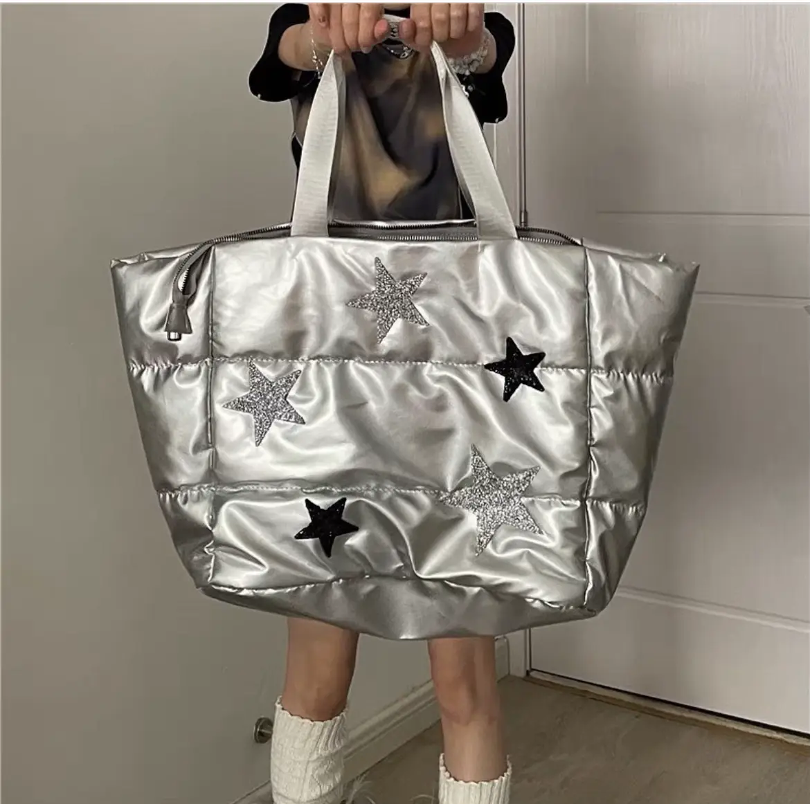 ใหญ่จุใจ กระเป๋าหิ้วขึ้นเครื่อง ️🎀 | แกลเลอรีที่โพสต์โดย Mr.J | Lemon8