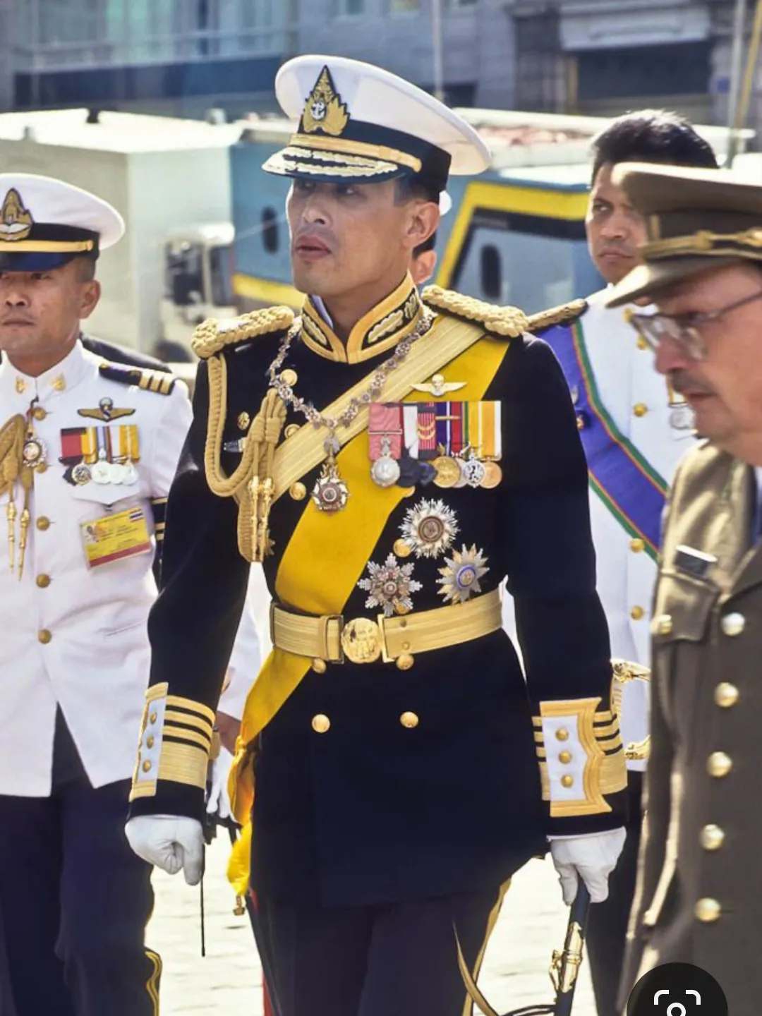 Royal history His Majesty the King Rama 10 🇹🇭 | แกลเลอรีที่โพสต์โดย ...