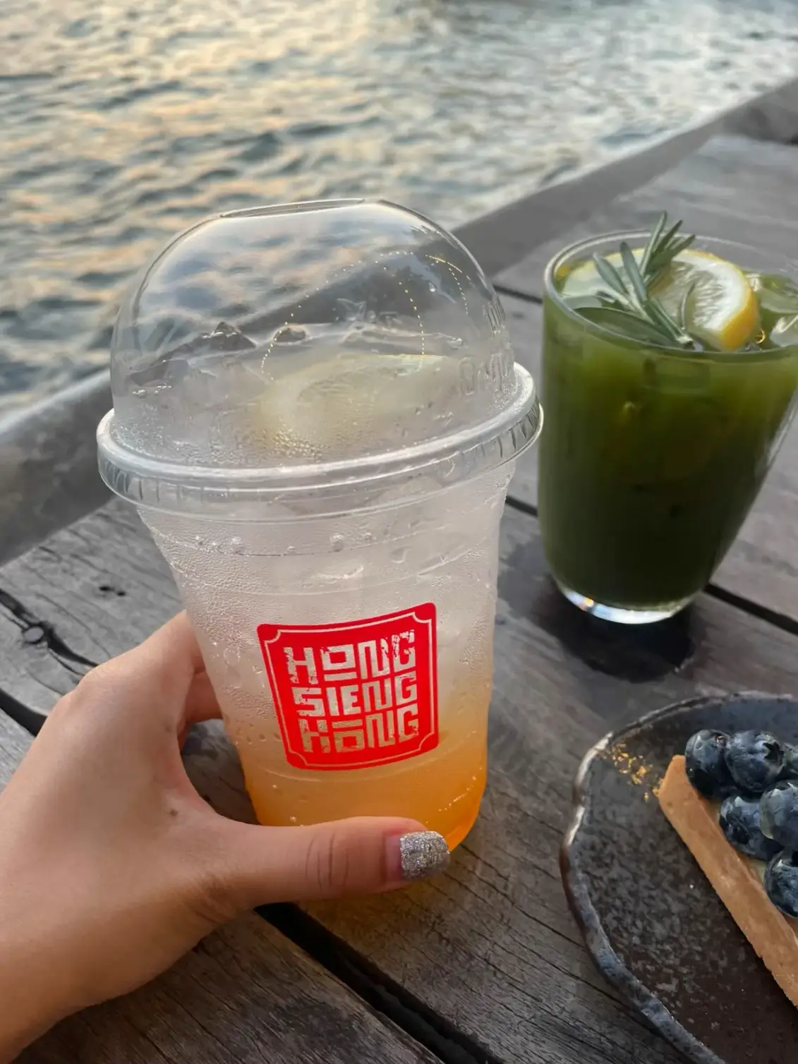 Hong Sieng Kong 🌞 คาเฟ่บรรยากาศชิว ริมแม่น้ำเจ้าพระยา | แกลเลอรีที่ ...