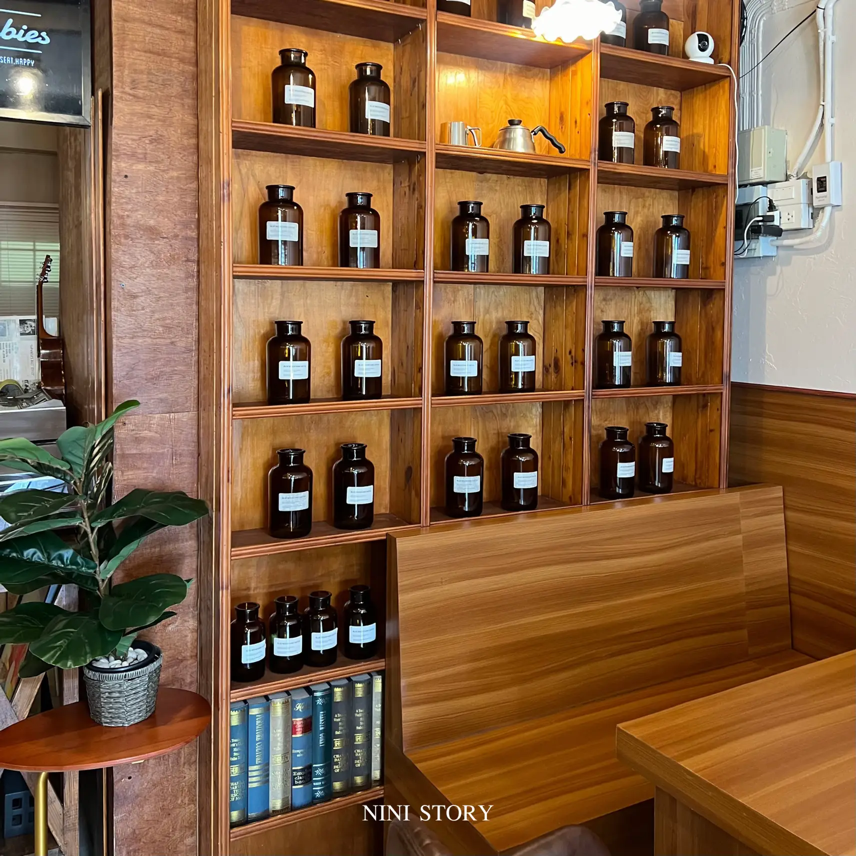 𝗥𝗢𝗦𝗜𝗘.𝙧𝙖𝙮𝙤𝙣𝙜 🍵🍃, คาเฟ่ชาเขียวสุดมินิมอล | แกลเลอรีที่โพสต์โดย Fenafern | Lemon8