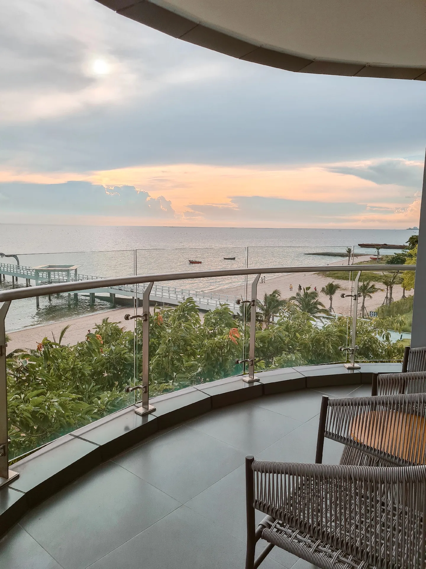 พาลูกเที่ยวทะเลใกล้กรุง วิวดี หาดส่วนตัว⭐️ | แกลเลอรีที่โพสต์โดย ...