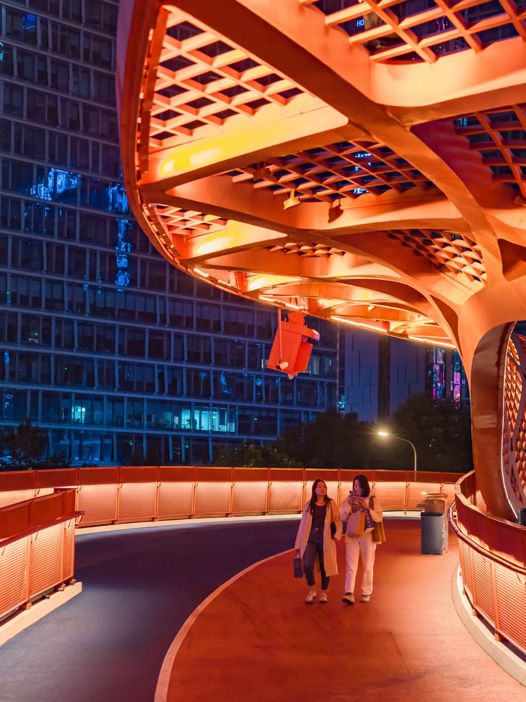พิกัดเด็ดเฉิงตู Chengdu Twin Tower ชมฟรี ไฟ LED สุดอลัง🌃 | แกลเลอรีที่ ...