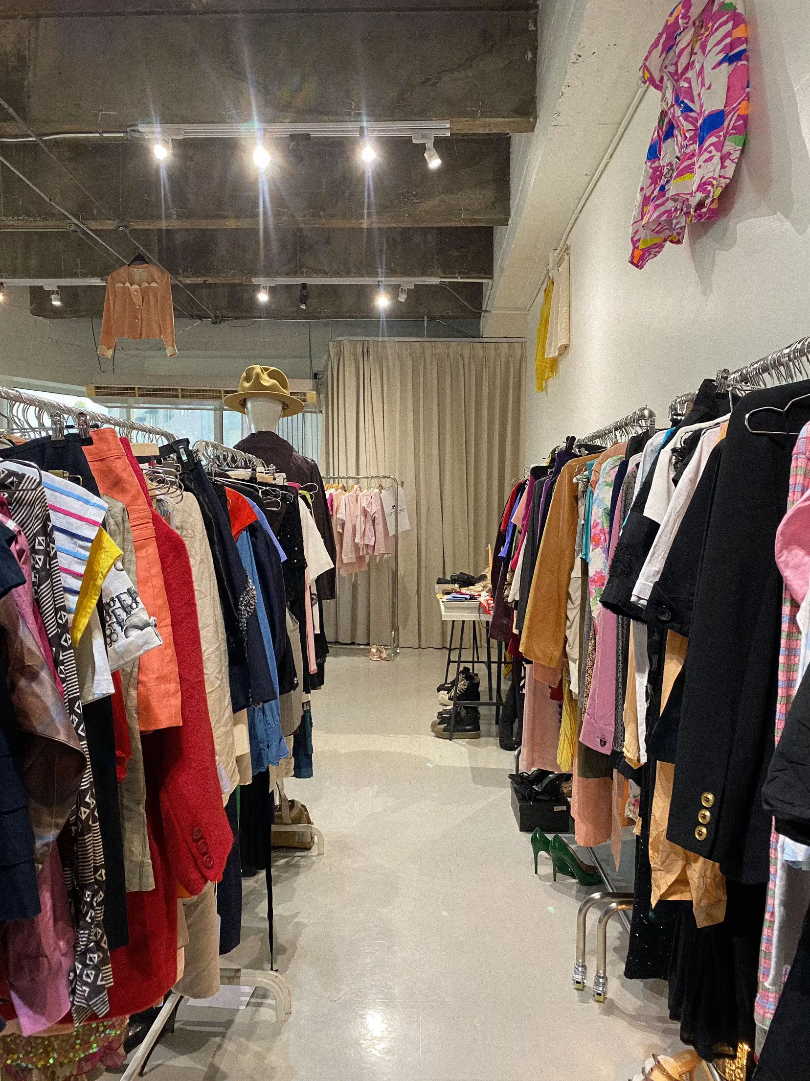 9 floor exit 1 - โชว์รูมของไทยดีไซเนอร์ | แกลเลอรีที่โพสต์โดย Jeenaaaaa ...