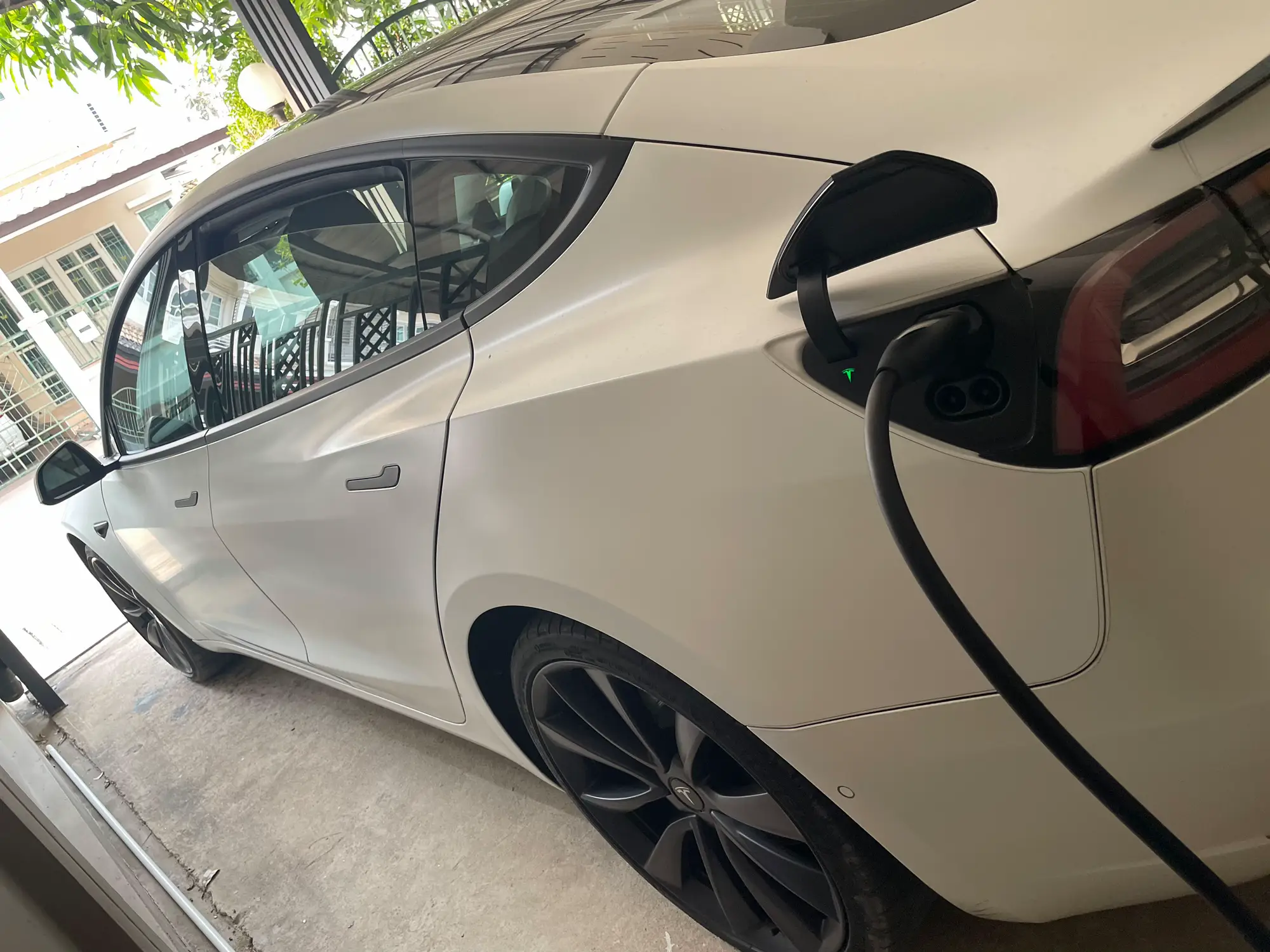 EV Chargers | แกลเลอรีที่โพสต์โดย Kookai Tanapa | Lemon8