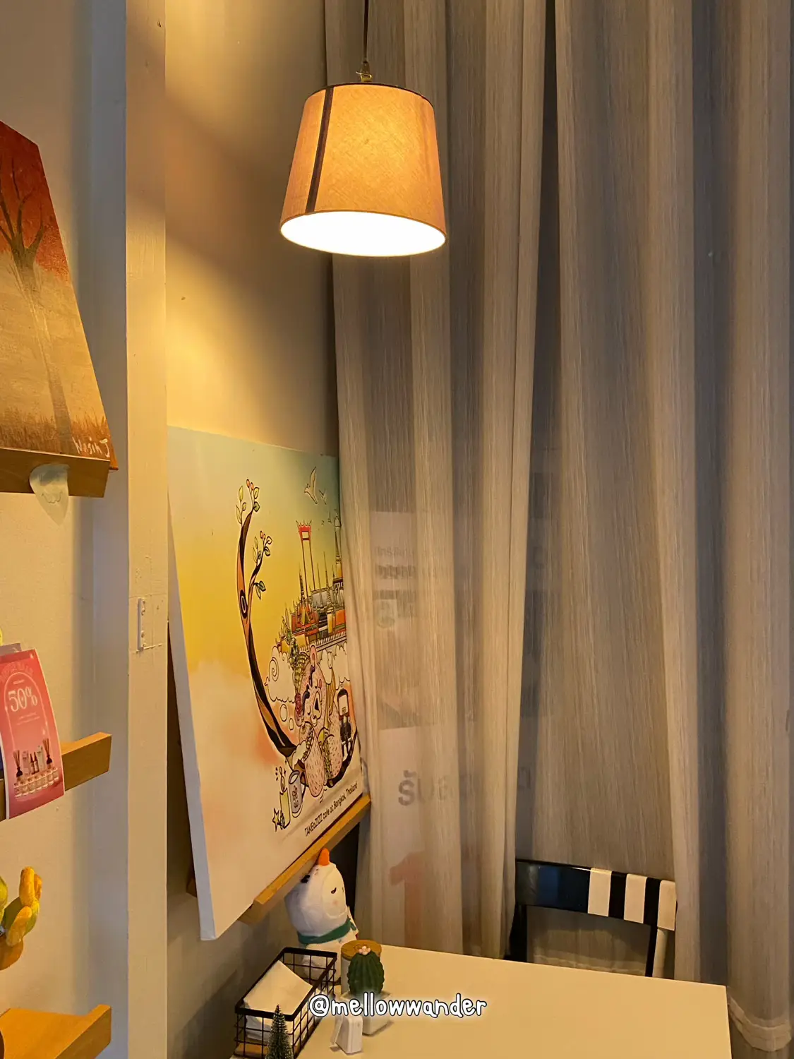 คาเฟ่นั่งชิลกับเพื่อน บรรยากาศอบอุ่น ใกล้ MRT สนามไชย 🎨🧑🏻‍🎄♥️ | แกลเลอรีที่โพสต์โดย mellowbeano ...