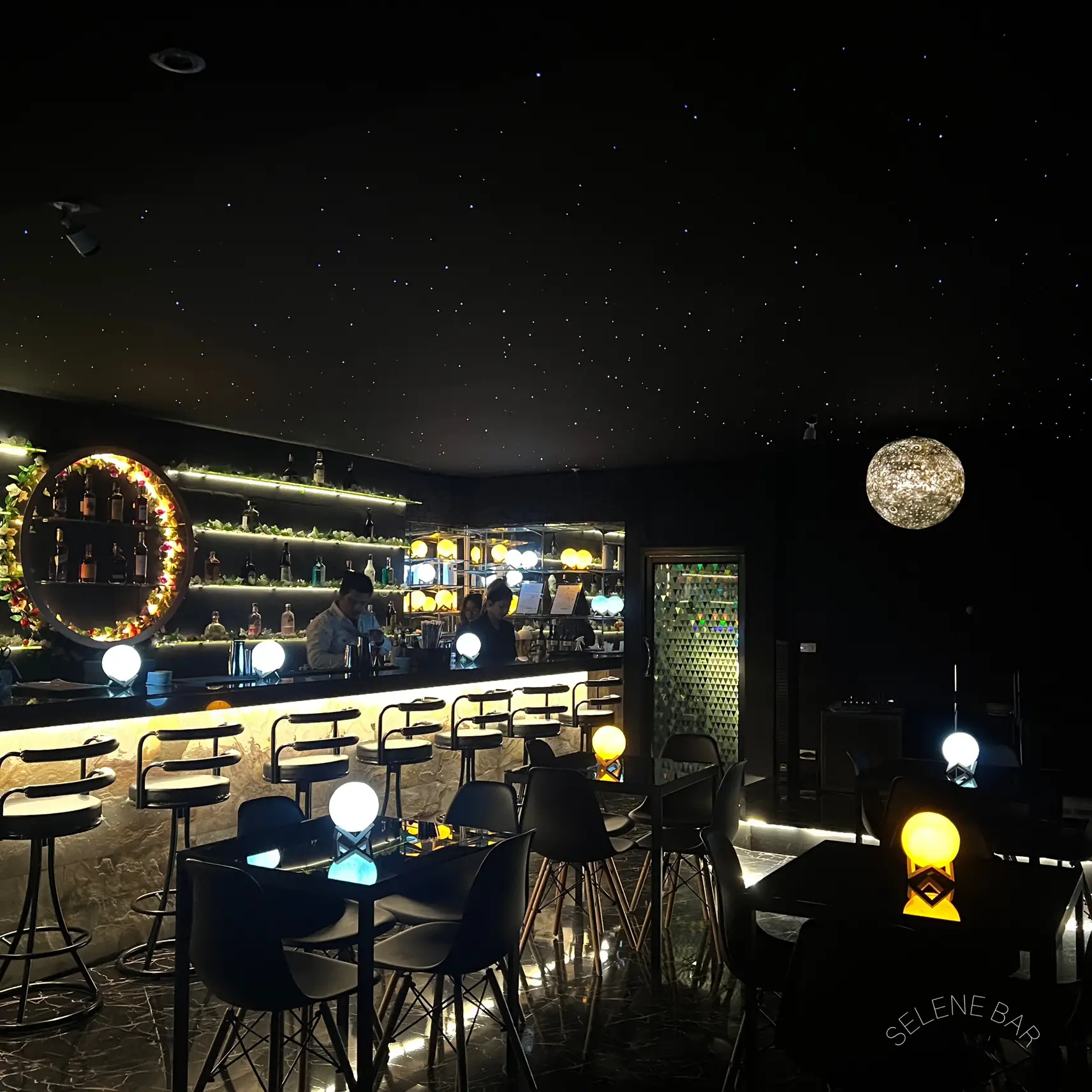 #บาร์ลับพัทยา นาจอมเทียน สายมินิมอล ️‍🔥🏝 | แกลเลอรีที่โพสต์โดย Lynchi ...