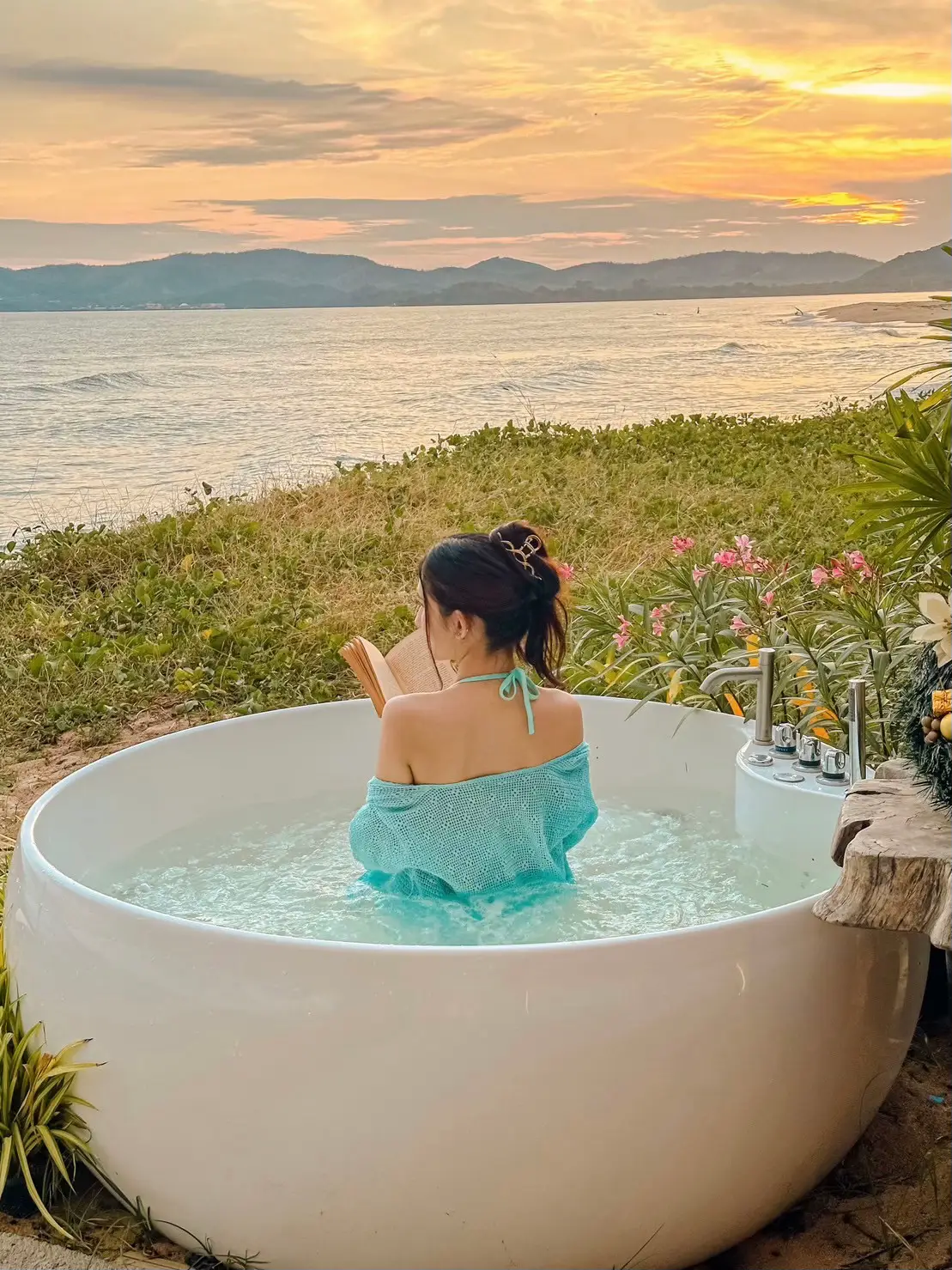 🌊ที่พักรถบ้านติดทะเล ใกล้พัทยา🚌 | แกลเลอรีที่โพสต์โดย One-day only | Lemon8