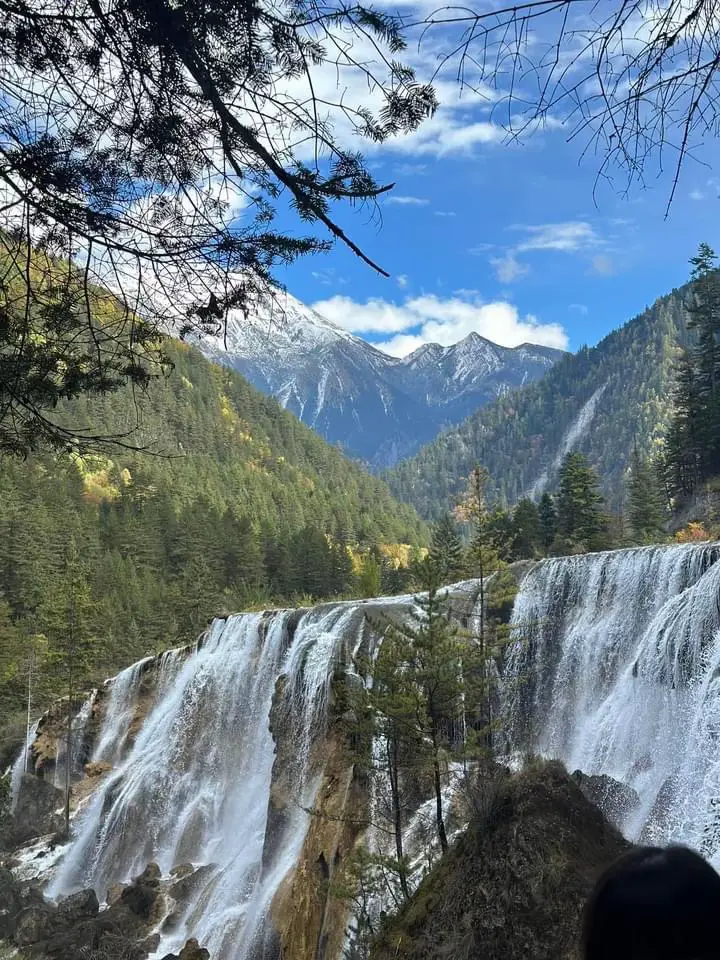 รีวิวอุทยานจิ่วจ้ายโกว (Jiuzhaigou) ช่วงใบไม้เปลี่ยนสี | แกลเลอรีที่โพสต์โดย Sarar.wt | Lemon8