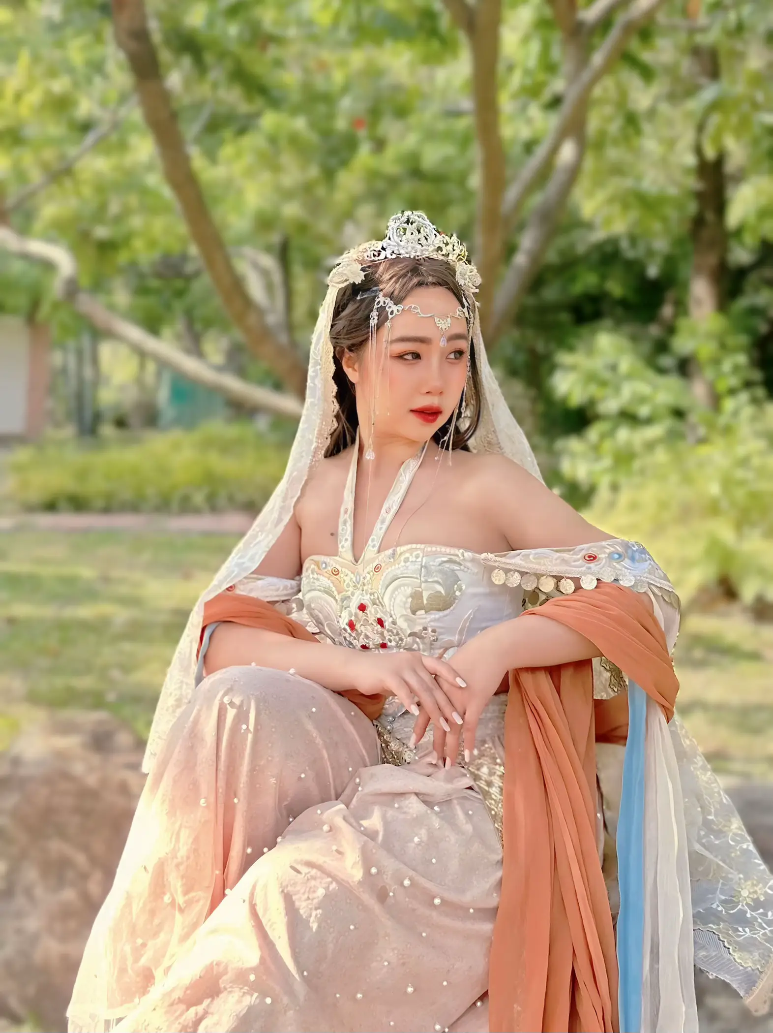 เช่าชุดจีนโบราณ💗🧧 | แกลเลอรีที่โพสต์โดย Jennyh_jjr | Lemon8