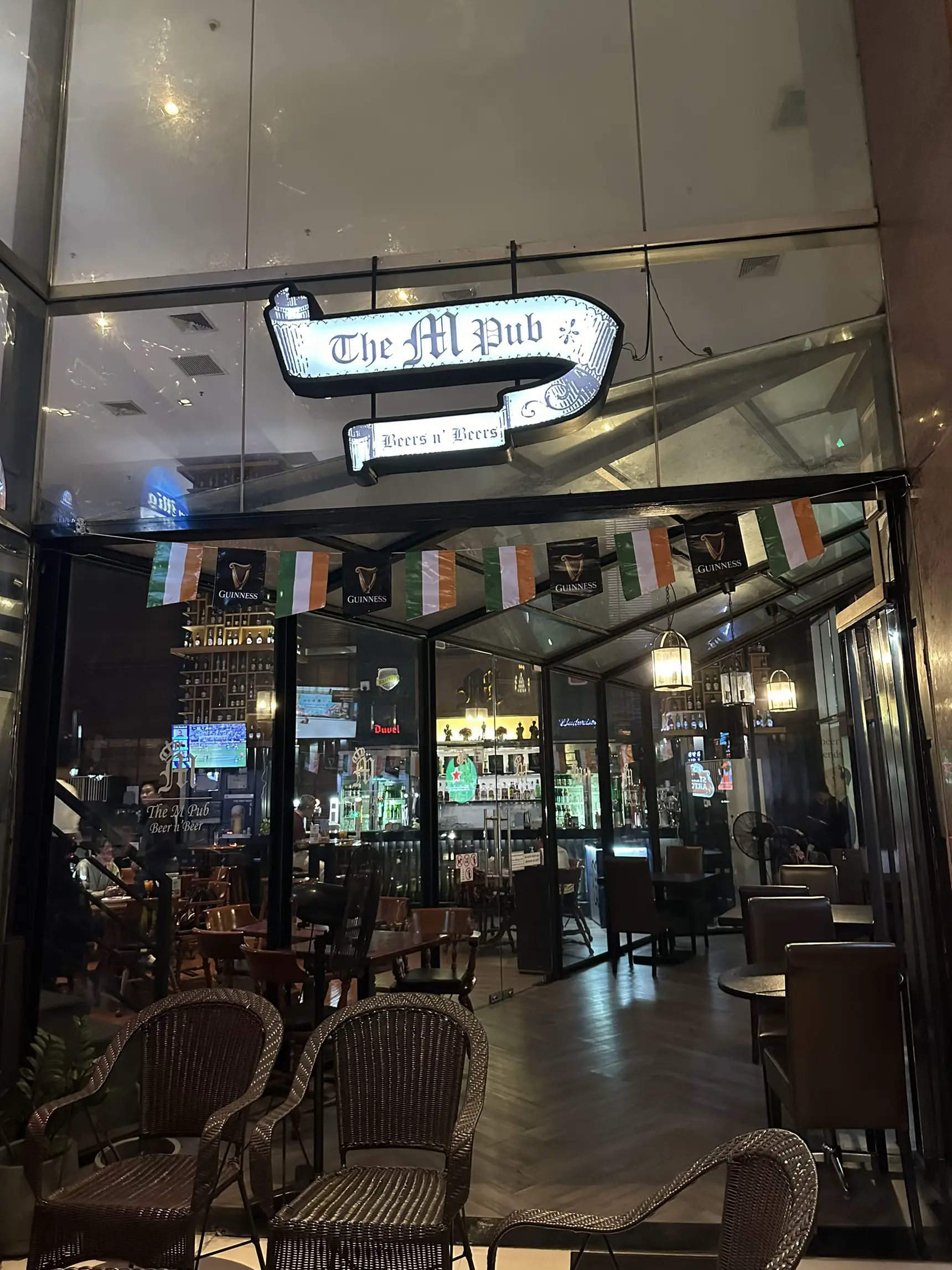 The M Pub beers n’ Beers | แกลเลอรีที่โพสต์โดย Travel with me | Lemon8