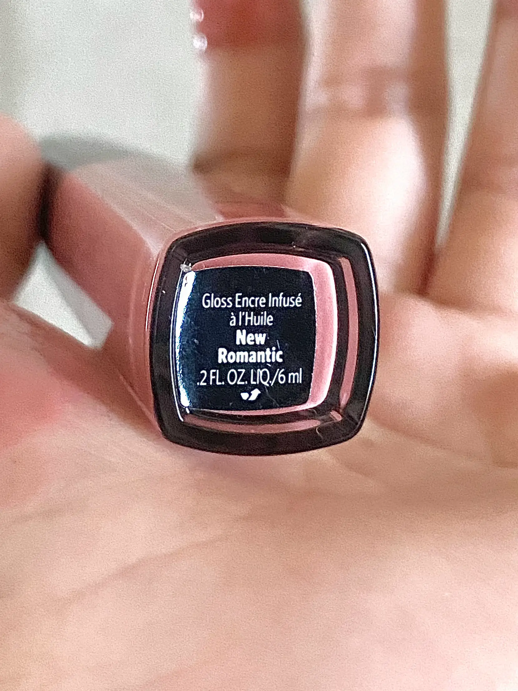 Bobbi Brown Crushed Oil-Infused Gloss 🌸 | แกลเลอรีที่โพสต์โดย HYL | Lemon8