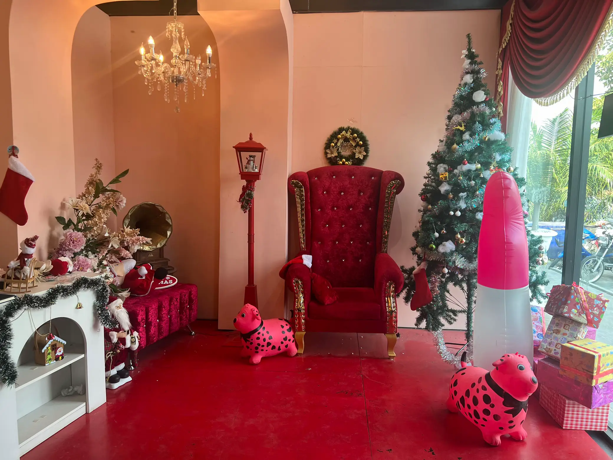 ฮักนา คาเฟ่ กาญจนบุรี (HUGNA CAFE) คาเฟ่รถไฟจิ๋ว | แกลเลอรีที่โพสต์โดย ...